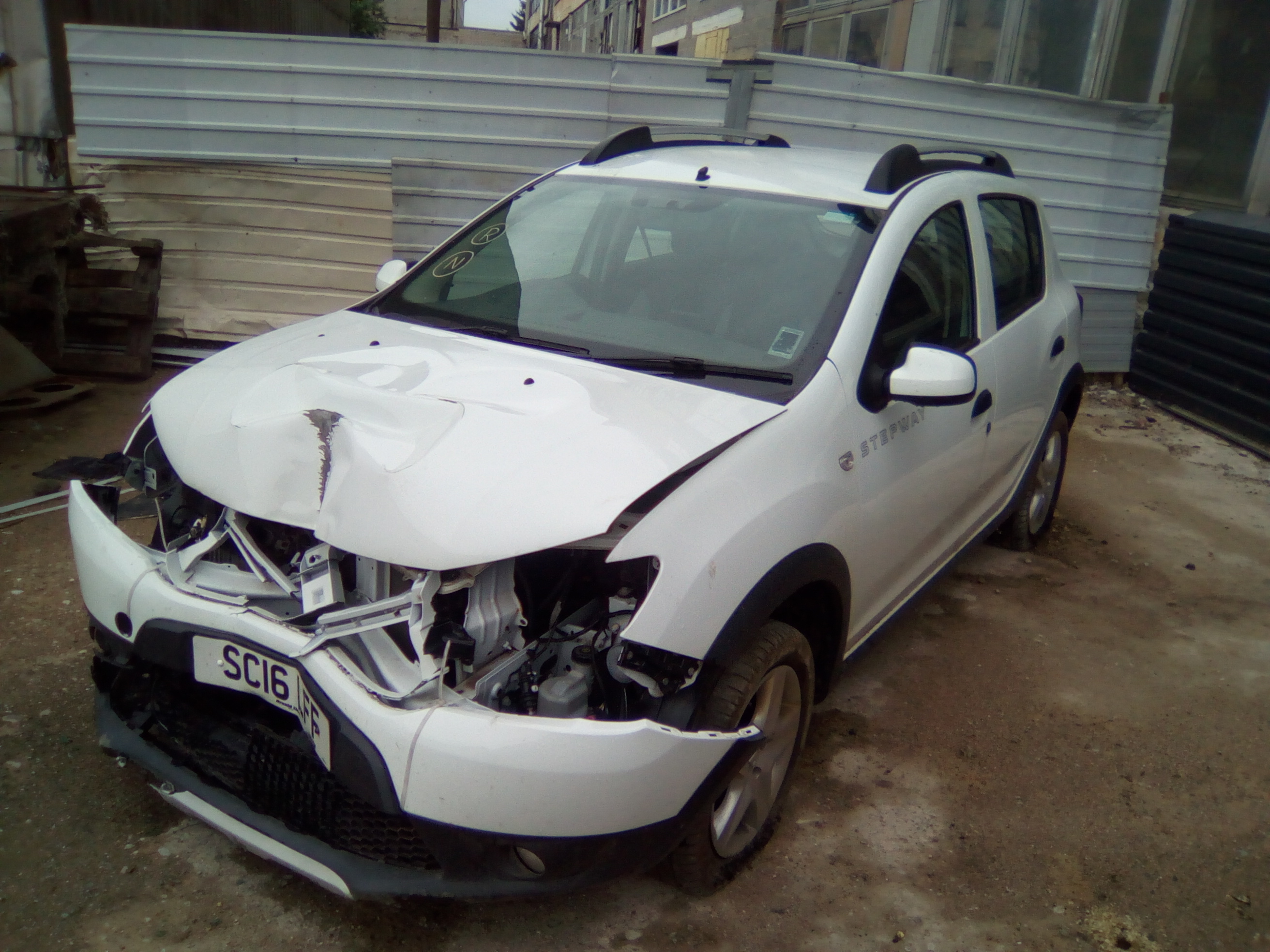 Used Dacia Sandero Front fender and its parts 638312139R