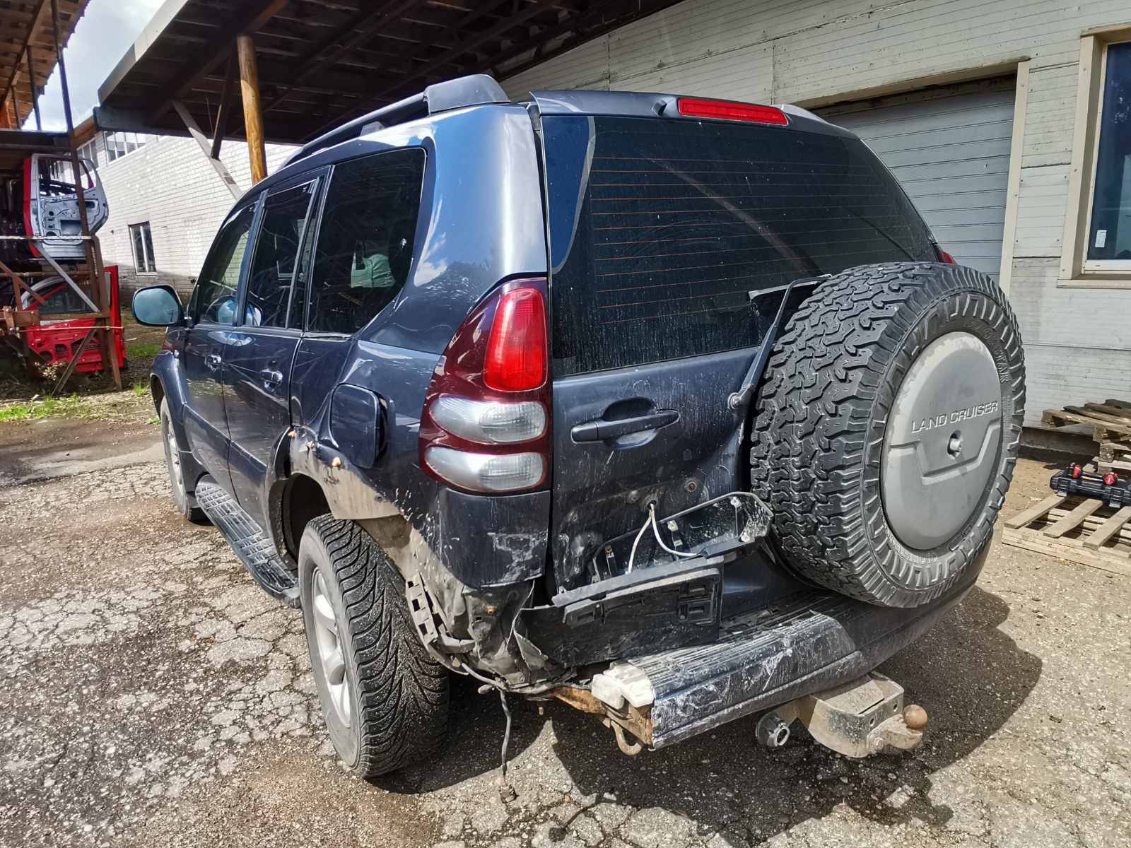 Kasutatud TOYOTA Land Cruiser Tagapaneeli siseviimistlus 5216160030