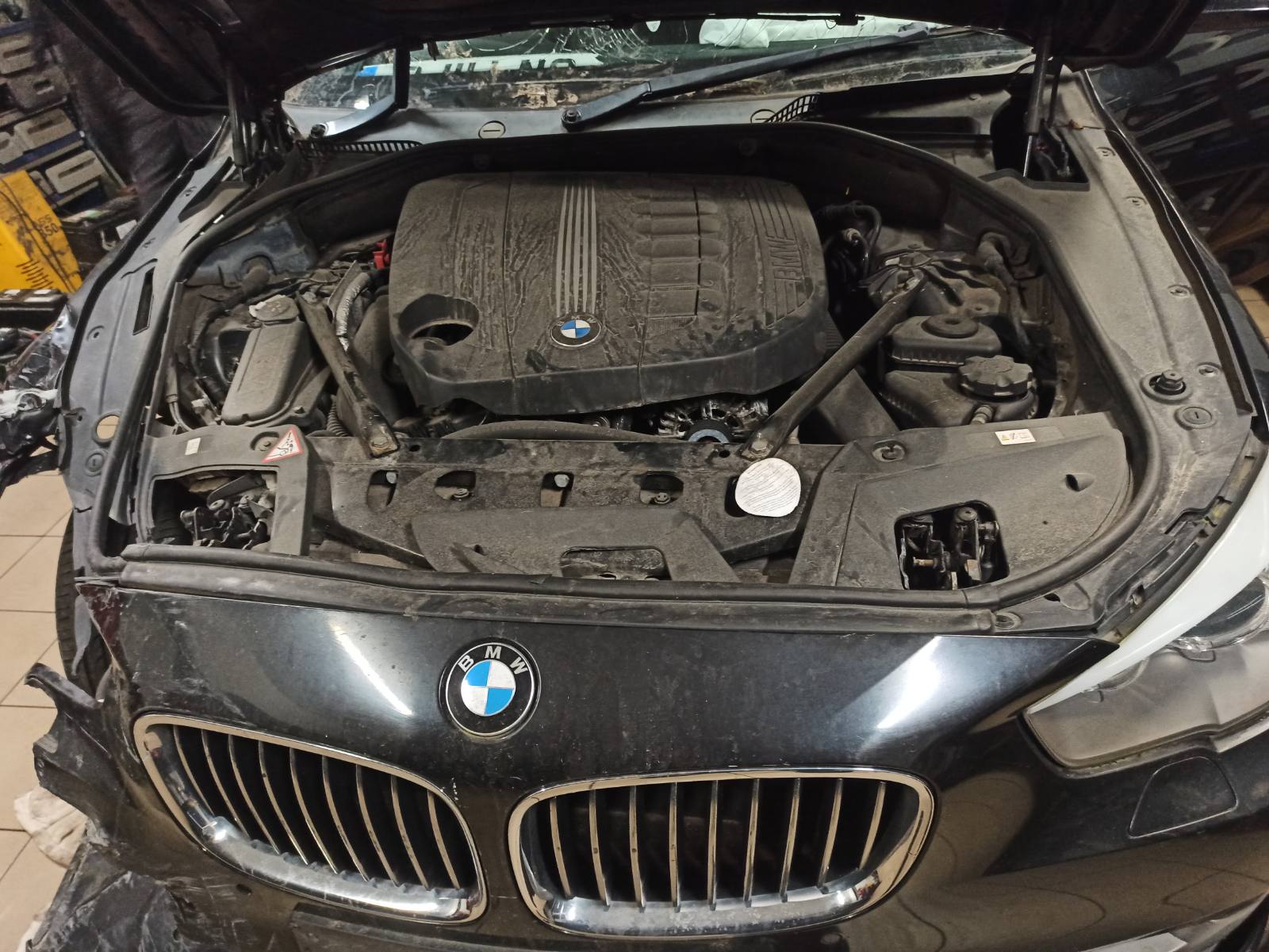 Used BMW 5 SERIES Front door external opening handle and its details