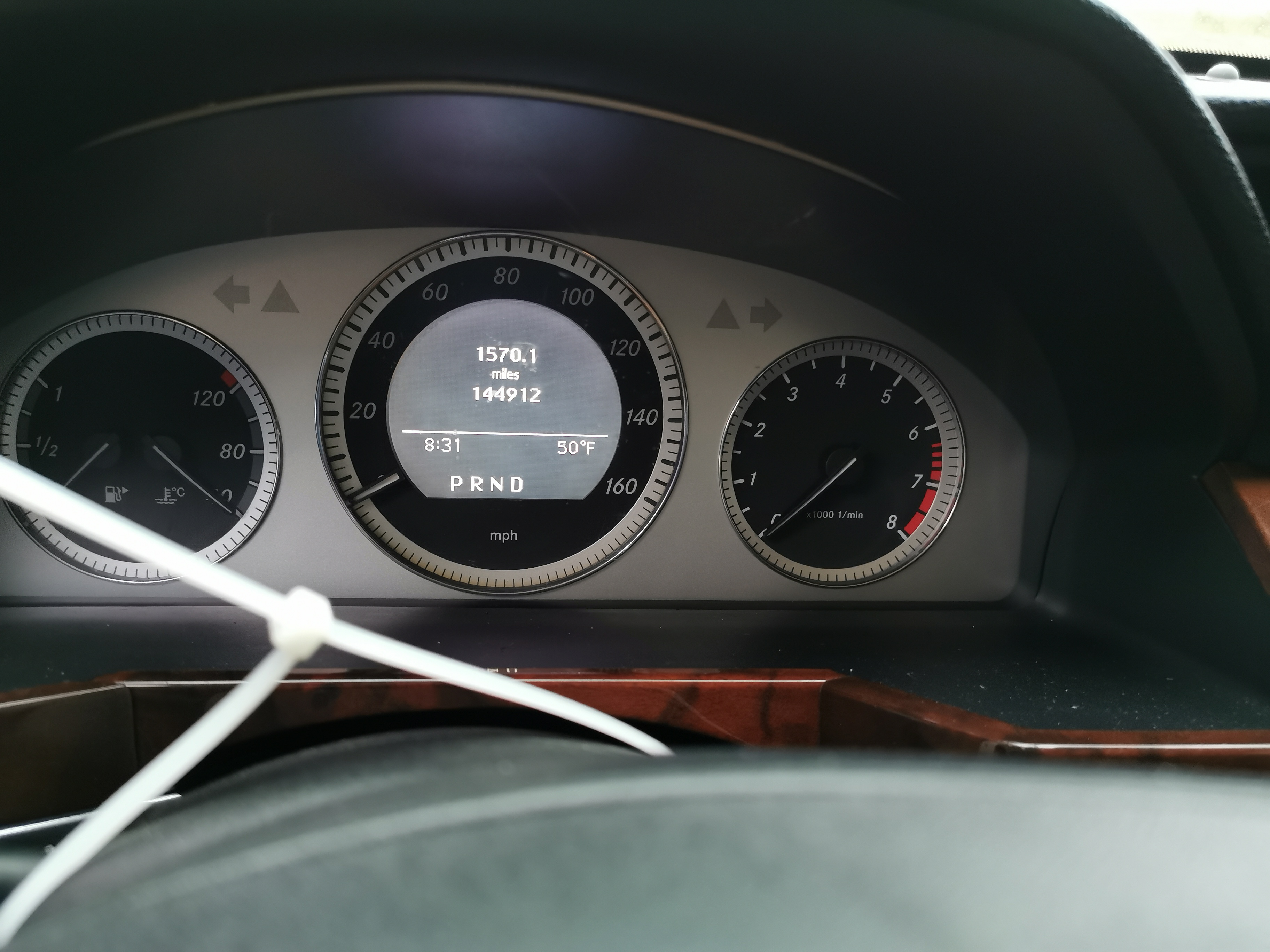 Naudotas Mercedes Benz GLK-Class Stogo vidinė rankenėlė A2048100151