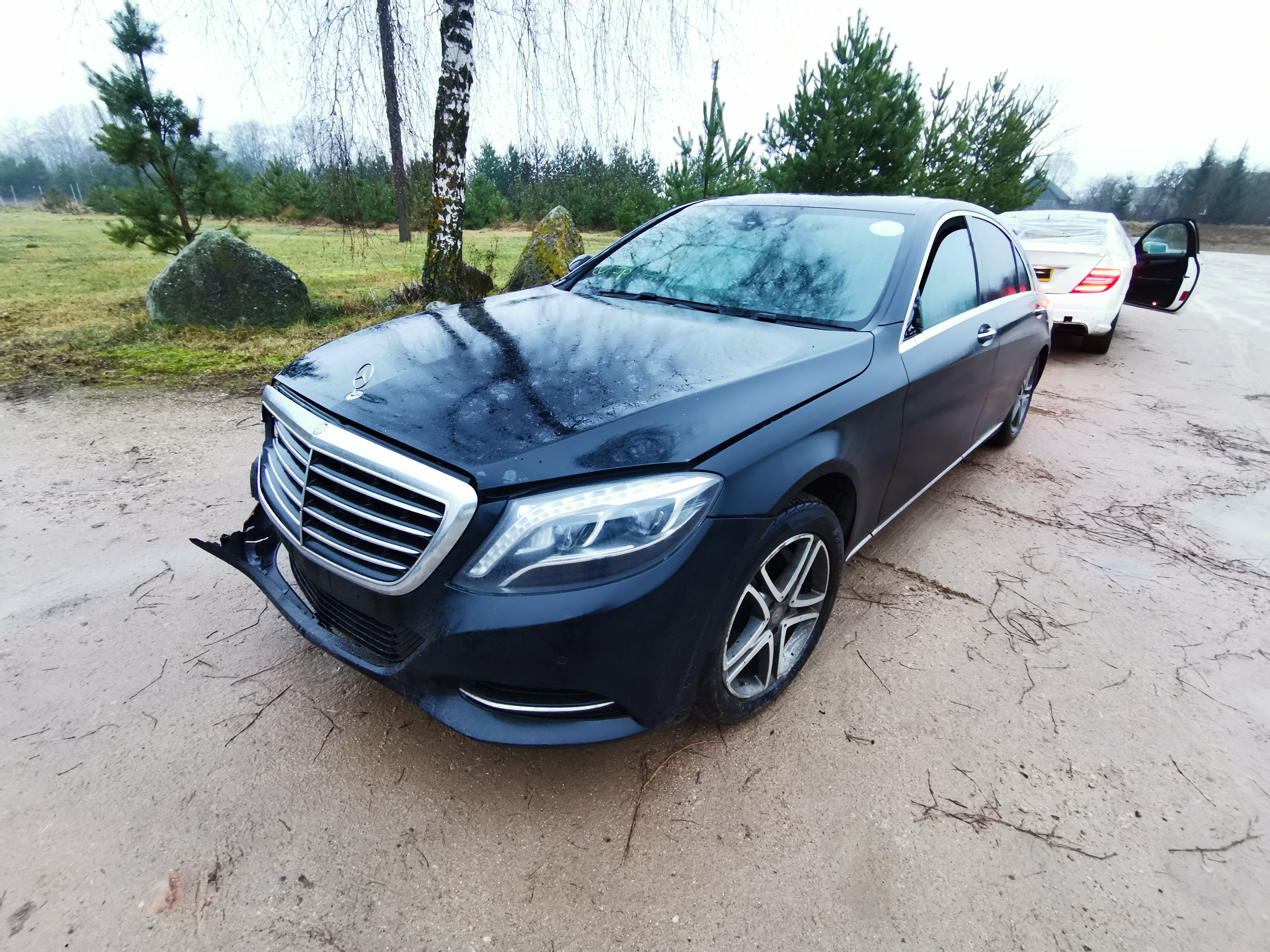 Used Mercedes Benz S-Class The rear axle pulled A2223501302