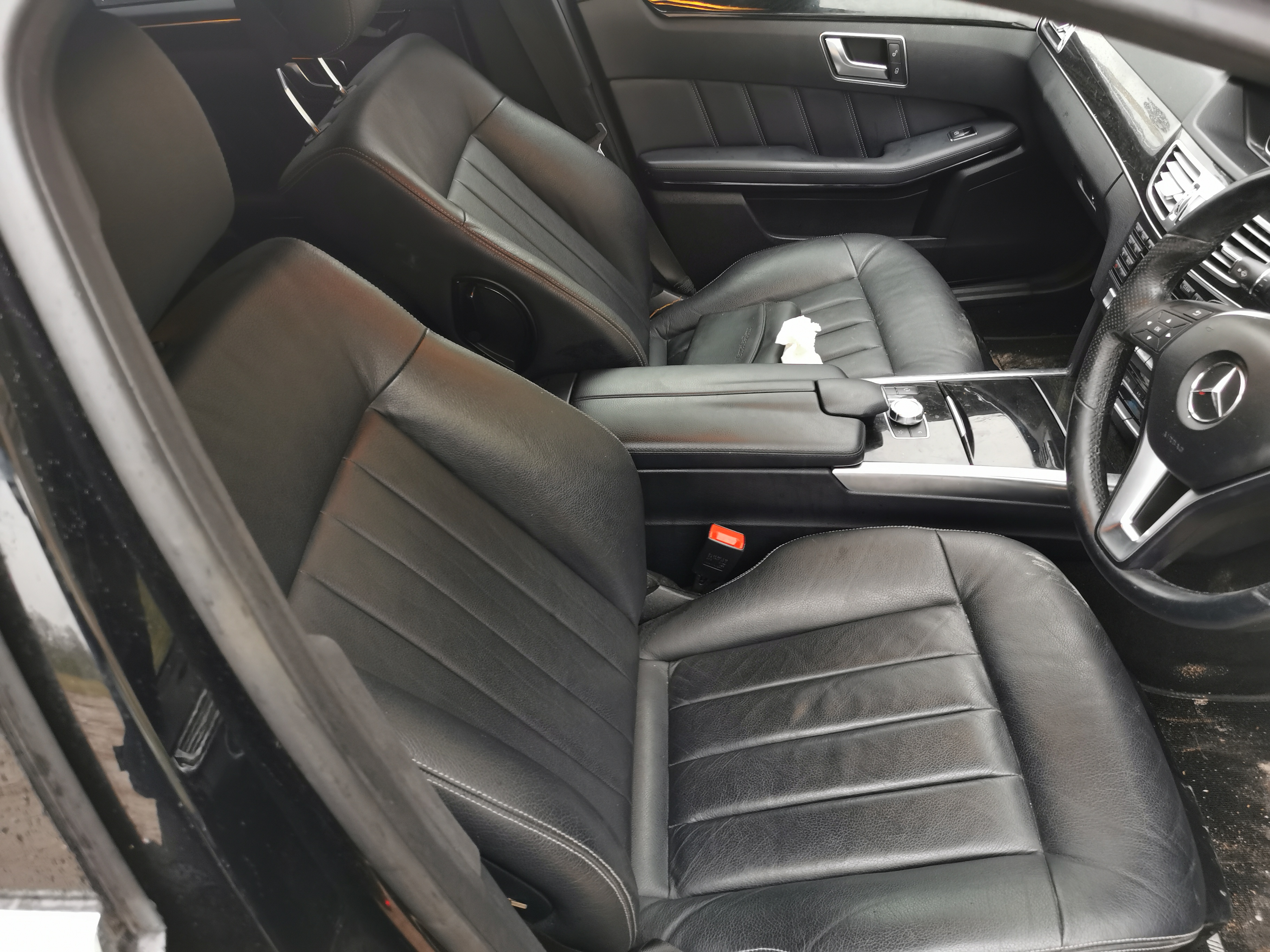Naudotas Mercedes Benz E-Class Bagažinės vidaus kita detalė A2126931033