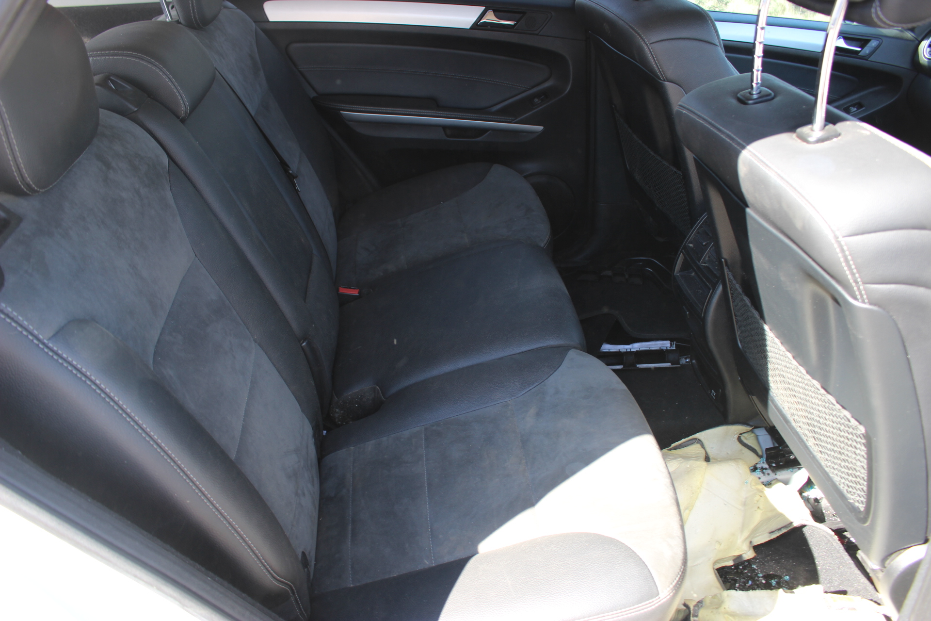 Used Mercedes Benz ML-Class Rear fender A1648840522