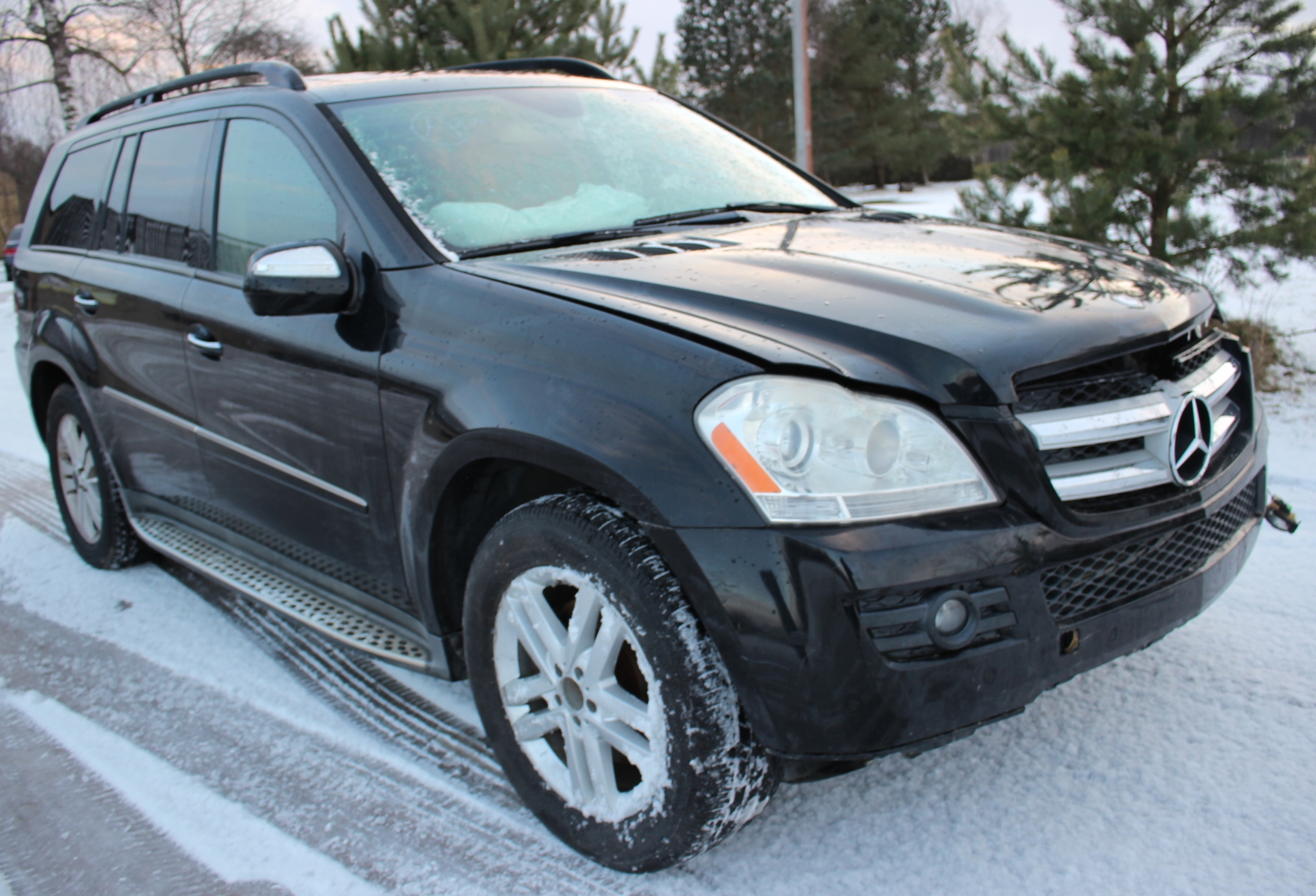 Used Mercedes Benz GL-Class Fuse box in the boot A1645403372