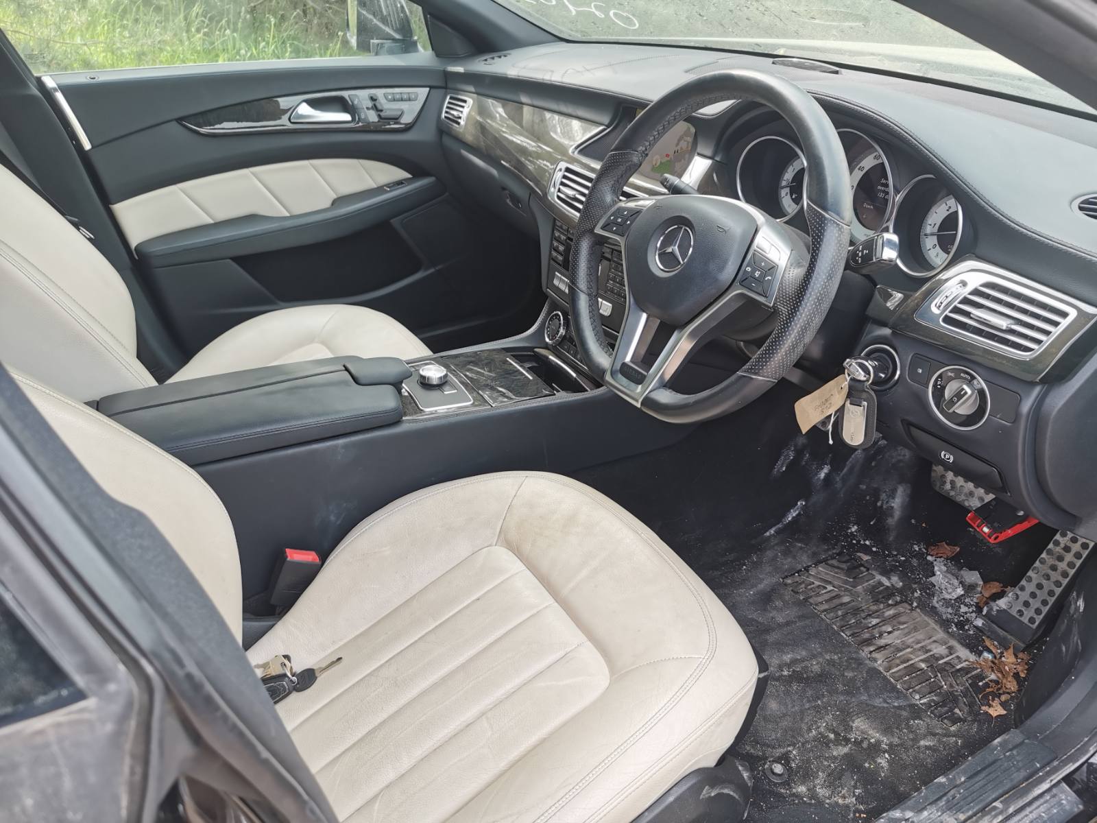 Used Mercedes Benz CLS-Class The rear axle pulled A2043501606