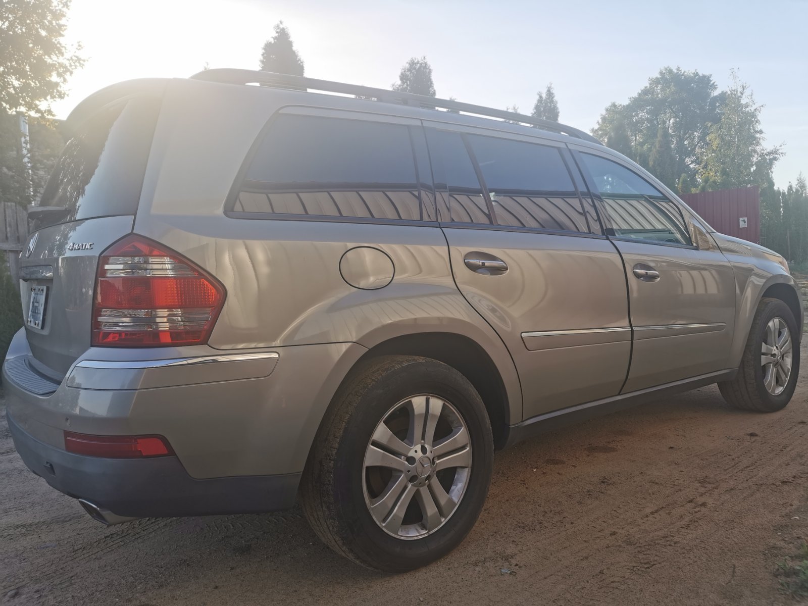 Used Mercedes Benz GL-Class Fuse box in the boot A1645403372