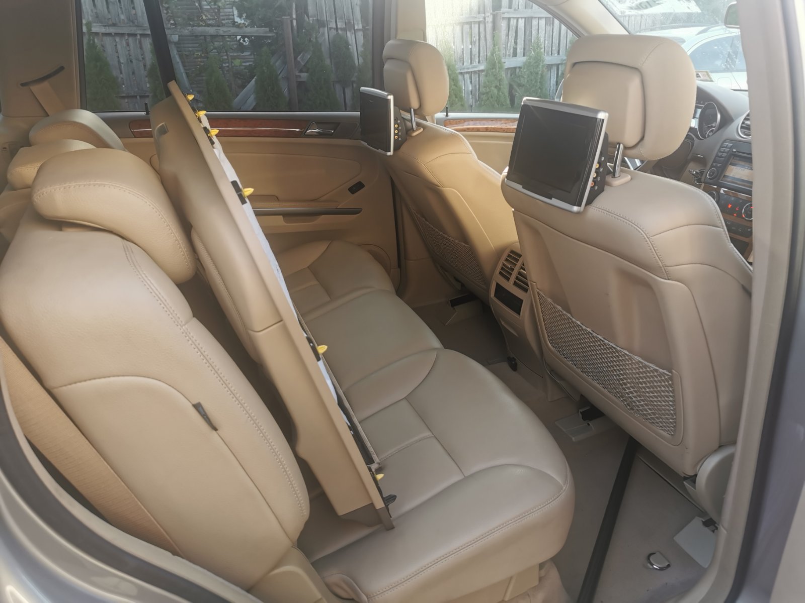 Used Mercedes Benz GL-Class Fuse box in the boot A1645403372