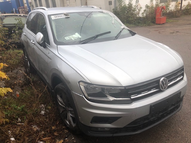 Kasutatud Volkswagen Tiguan Turvavöö kõrguse reguleerija 4M0857819