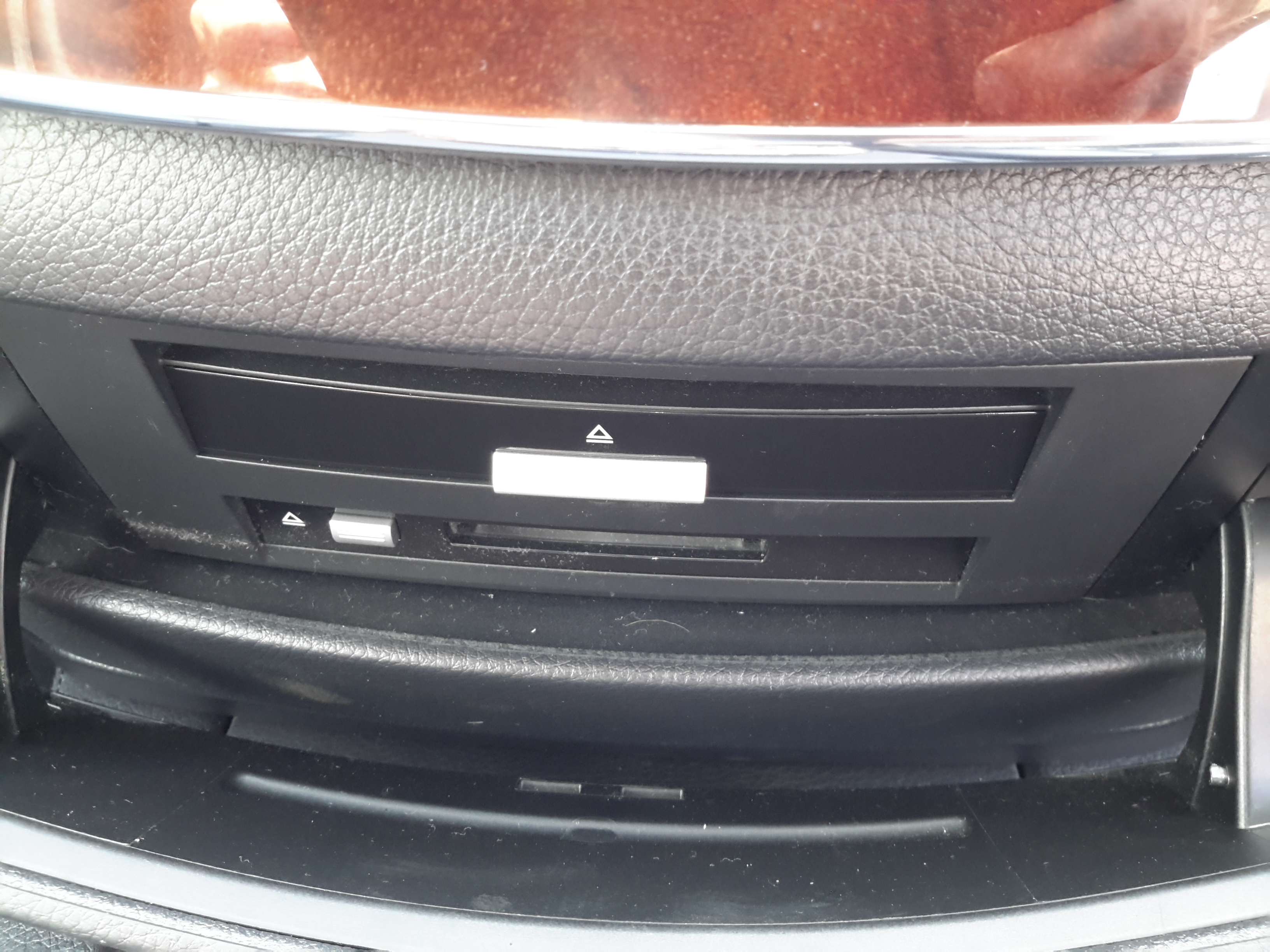 Naudotas Mercedes Benz S-Class Stoglangis ir jo detalės