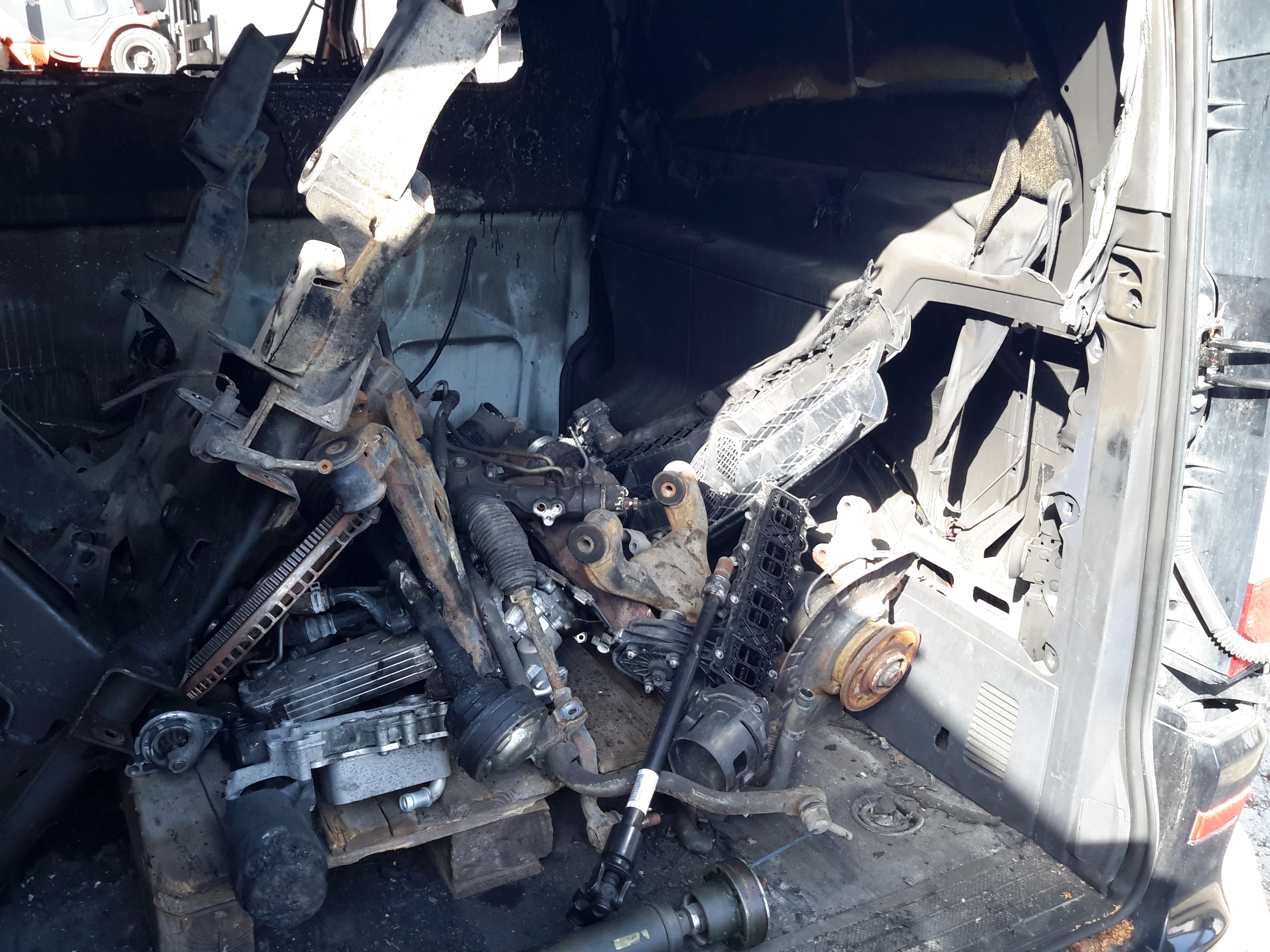 Used Mercedes Benz Vito Rear axle and its details A6393501710