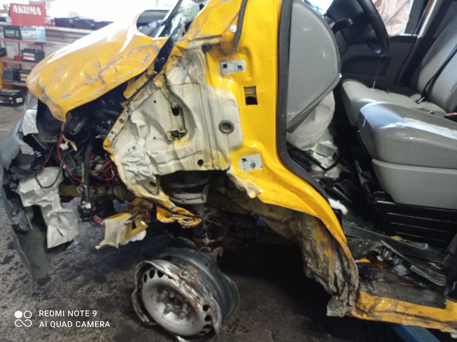 Used Volkswagen Transporter Sliding door bracket 7H0843436E
