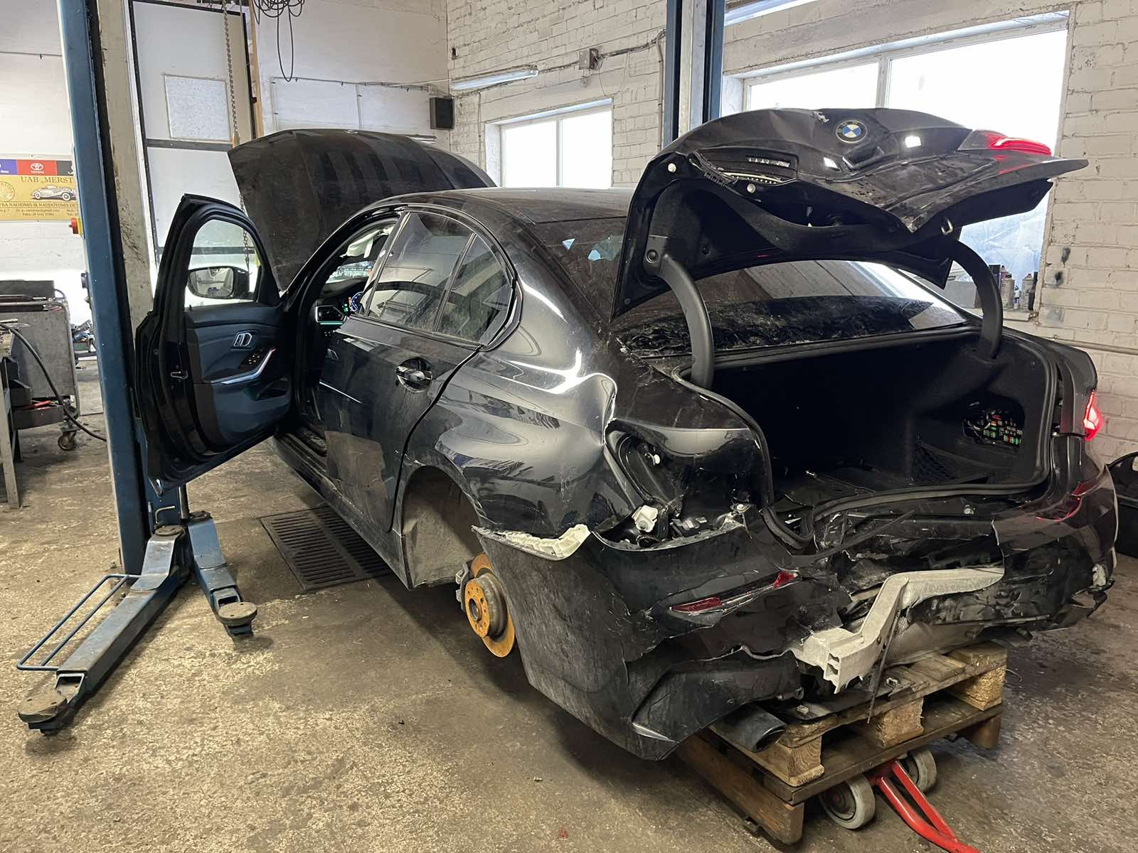 Used BMW 3 SERIES The rear axle pulled 6881199