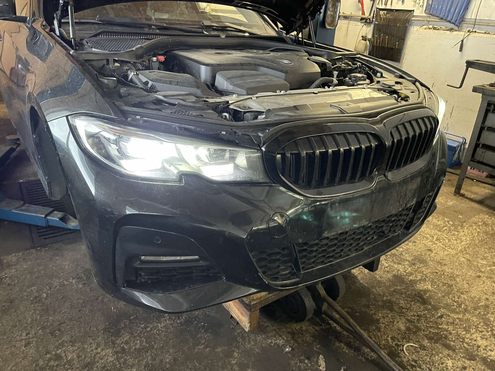 Used BMW 3 SERIES The rear axle pulled 6881199