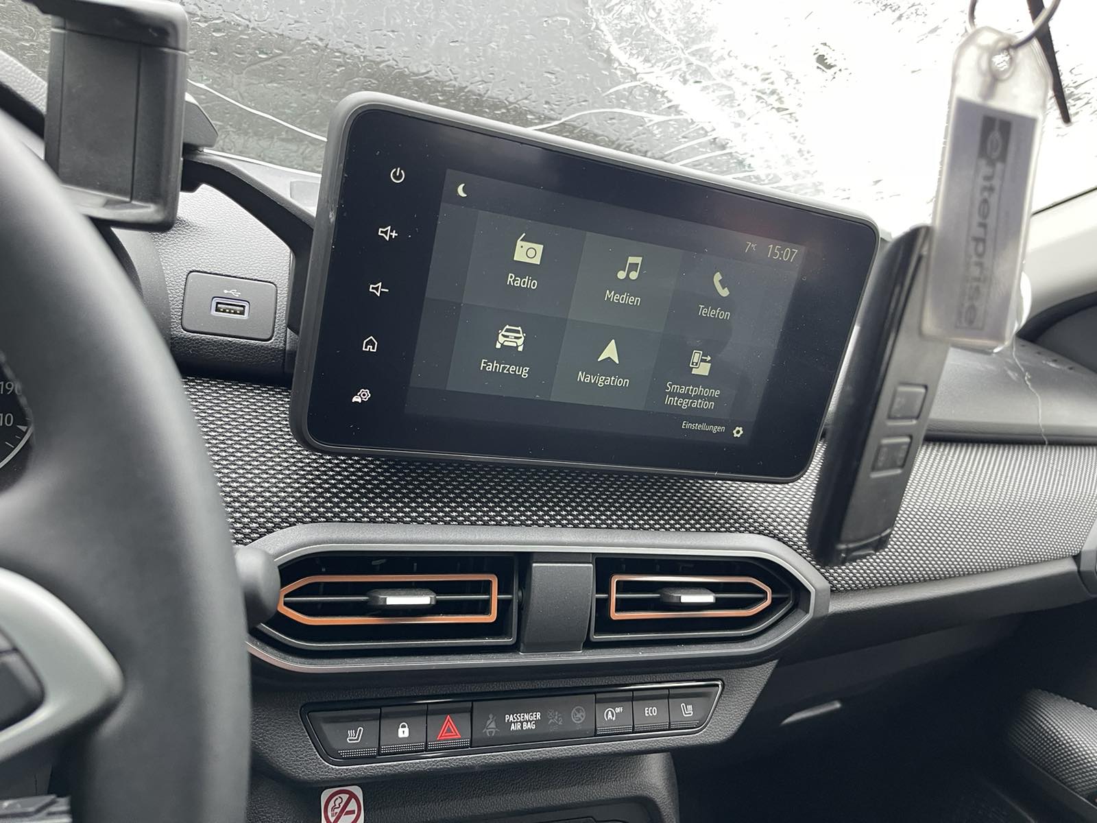 Used Dacia Sandero Interior panel ventilation grilles 687602406R