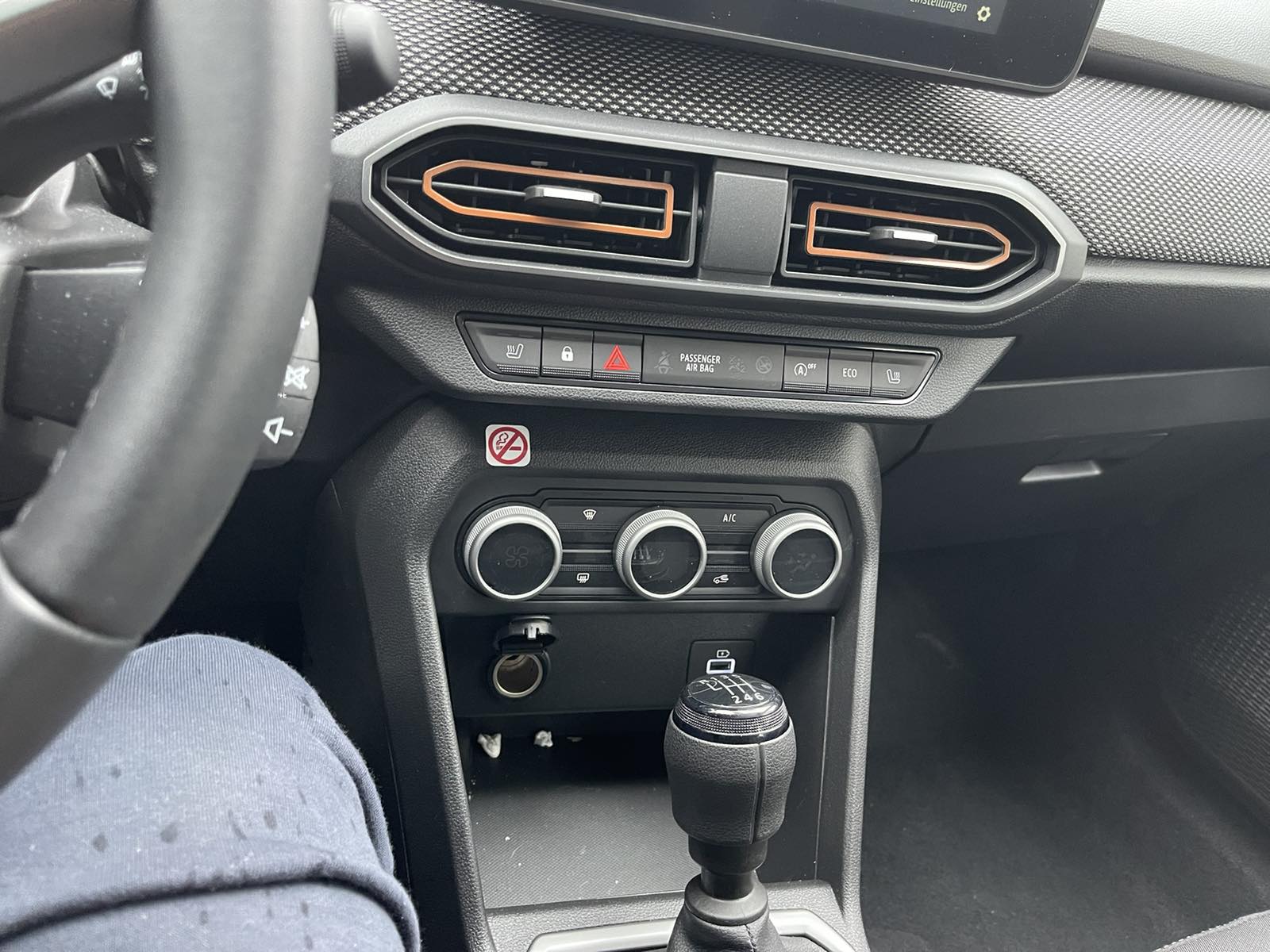 Used Dacia Sandero Interior panel ventilation grilles 687602406R