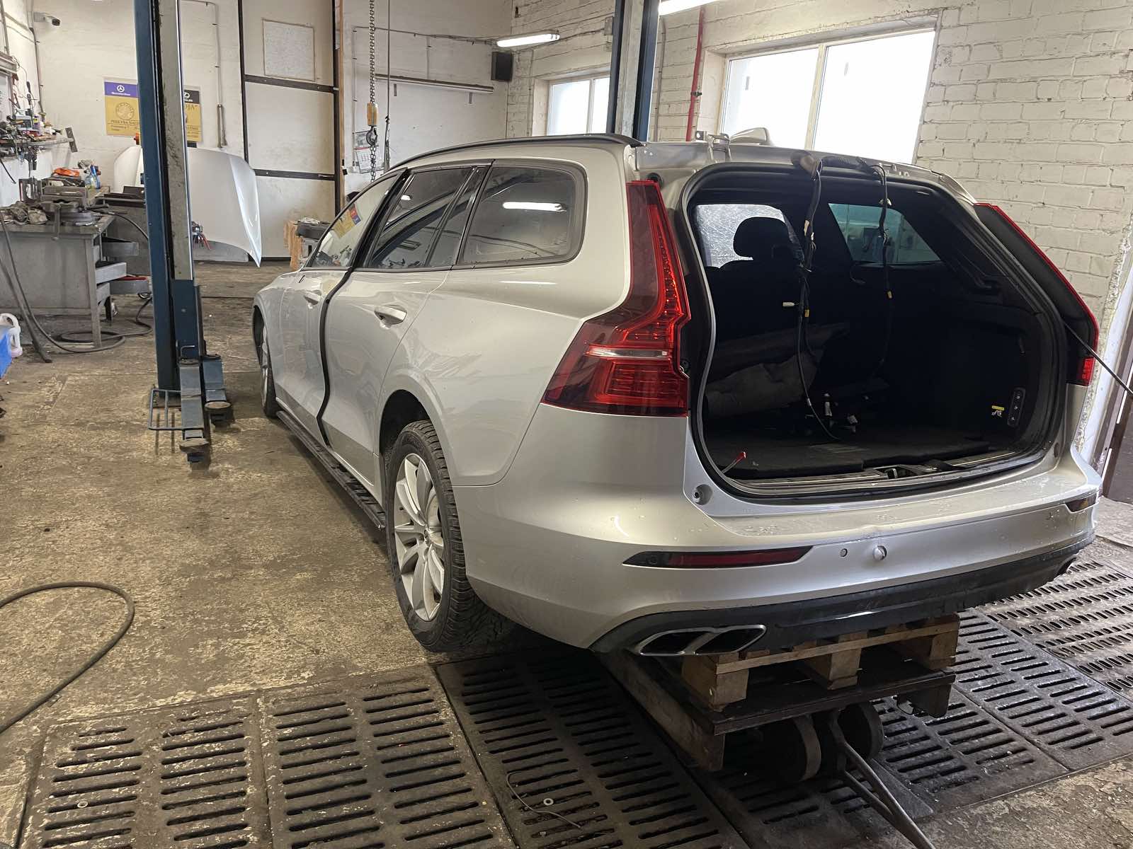 Used VOLVO V60 Hose for air conditioning 32226282