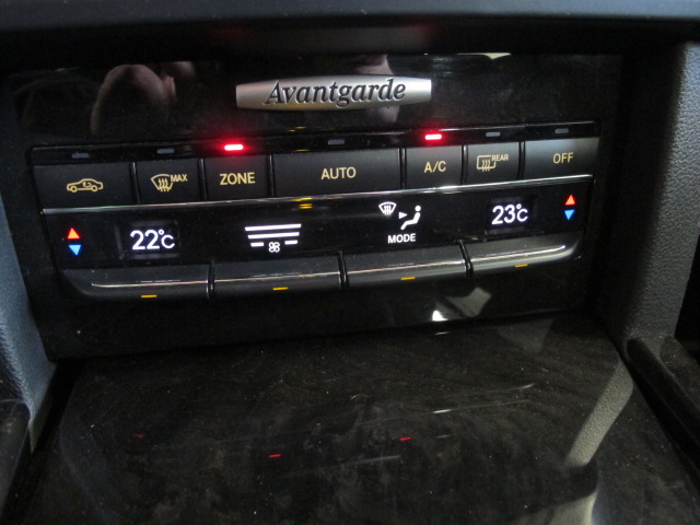 Used Mercedes Benz E-Class Holder next A2128600014