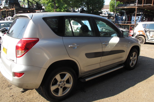 Used TOYOTA RAV 4 Water pump 1610039465