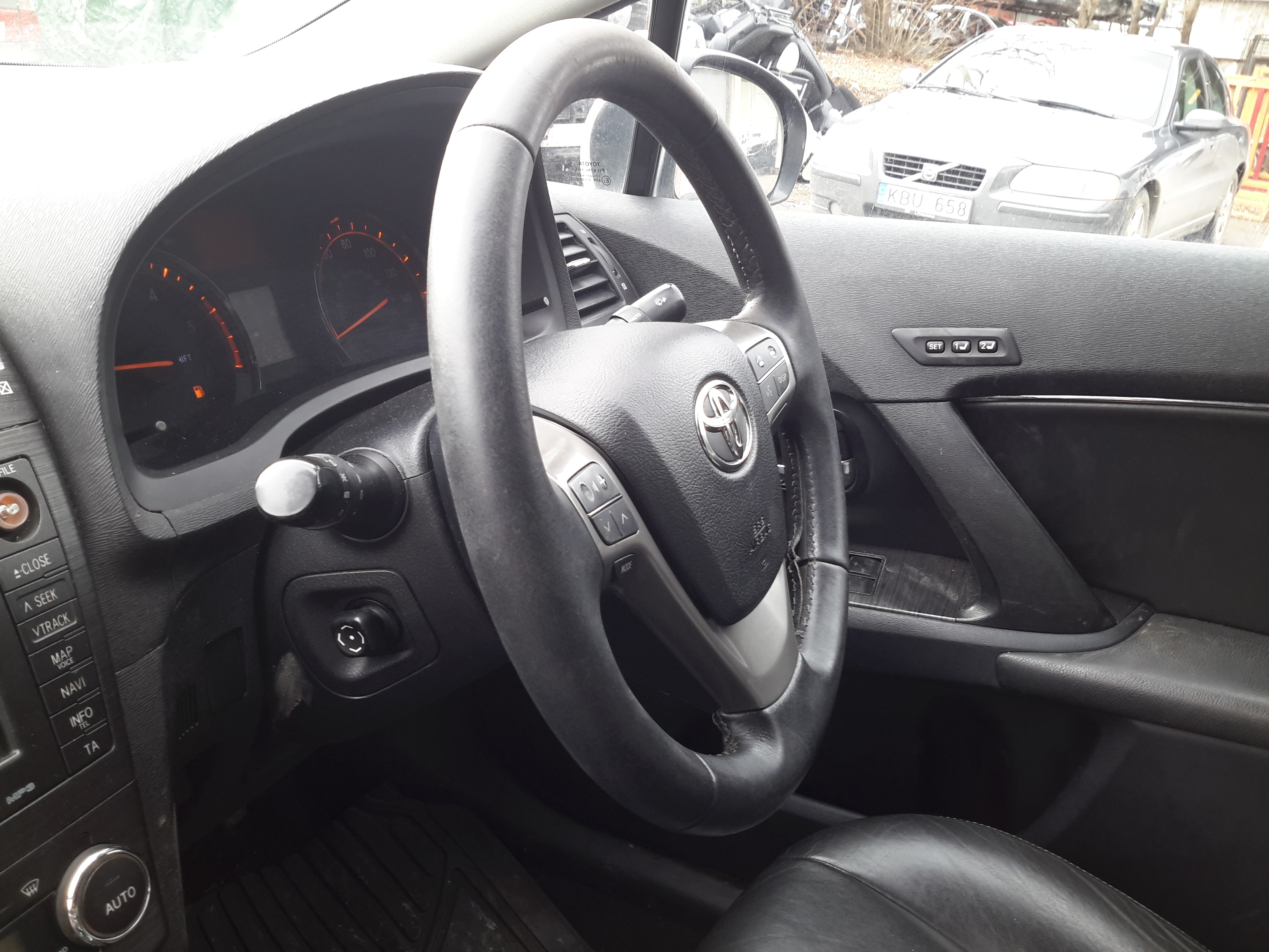 Used TOYOTA Avensis Air flow sensor 22204-26010