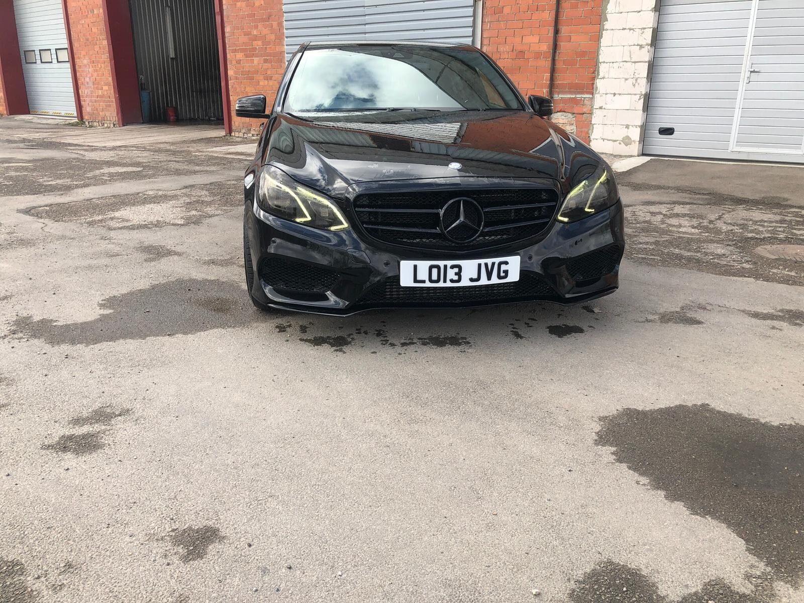 Used Mercedes Benz E-Class Other detail of the boot lid punch A2127501293