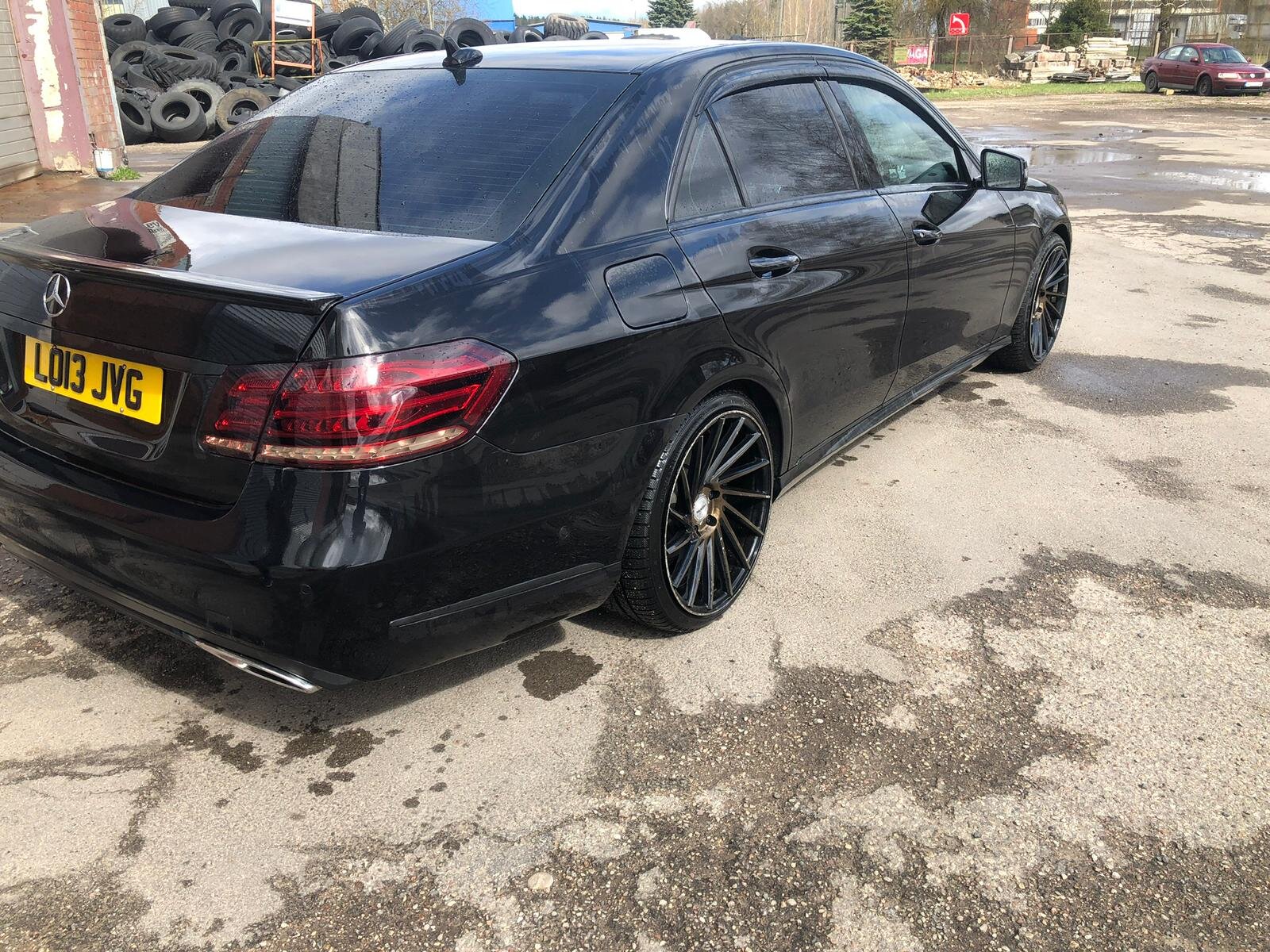 Used Mercedes Benz E-Class Other detail of the boot lid punch A2127501293