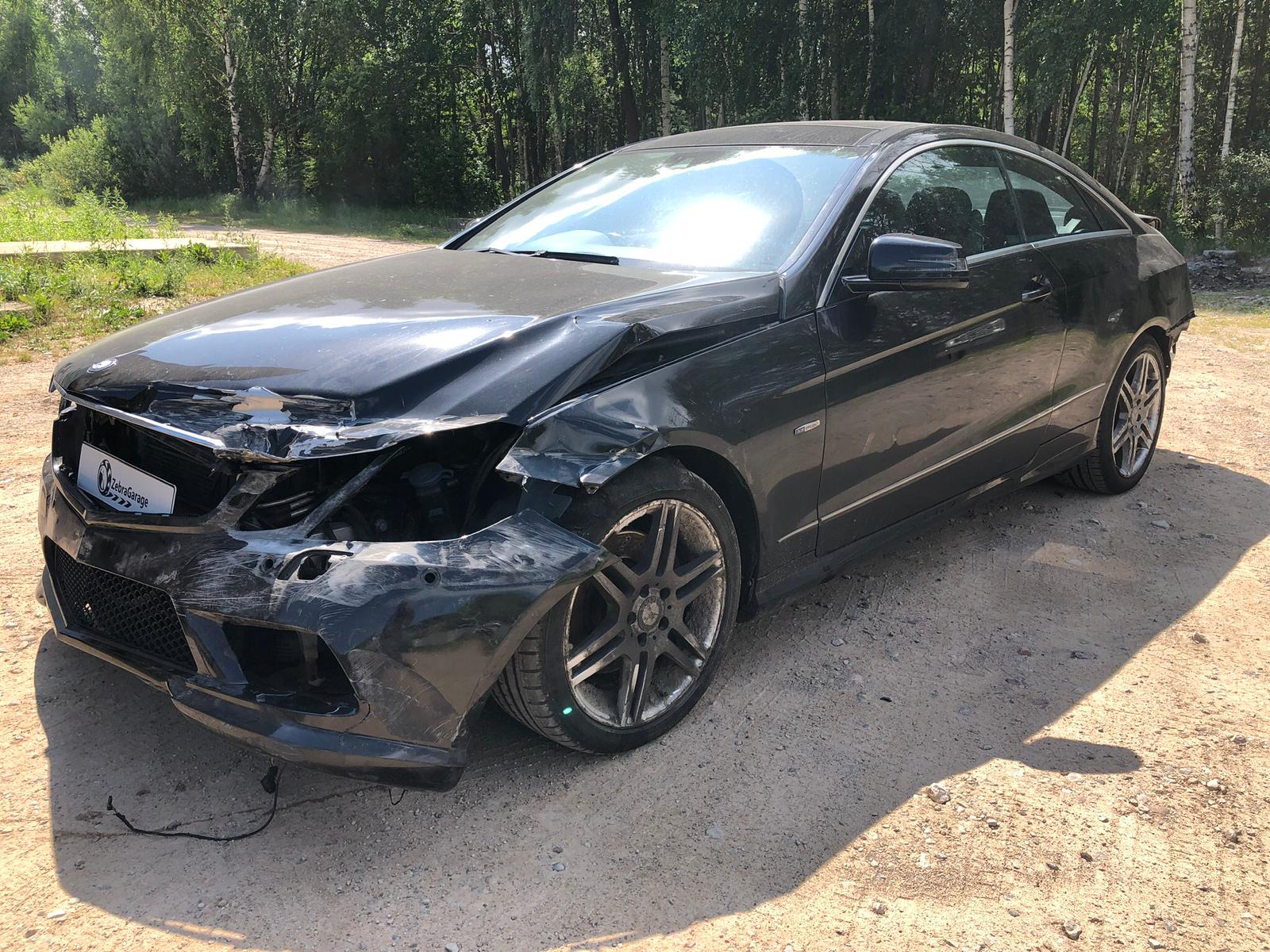 Used Mercedes Benz E-Class Fuel pump and its parts A6420701201