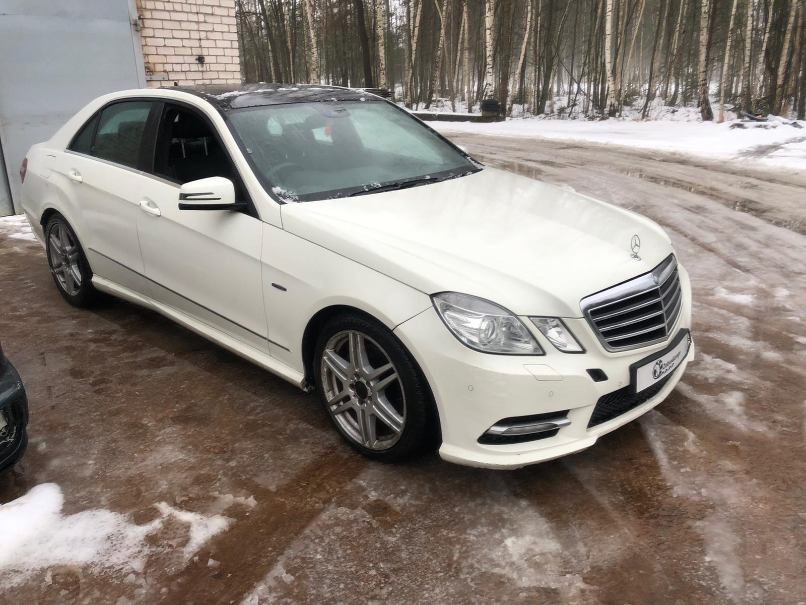 Used Mercedes Benz E-Class Interior panel other detail a2129051402