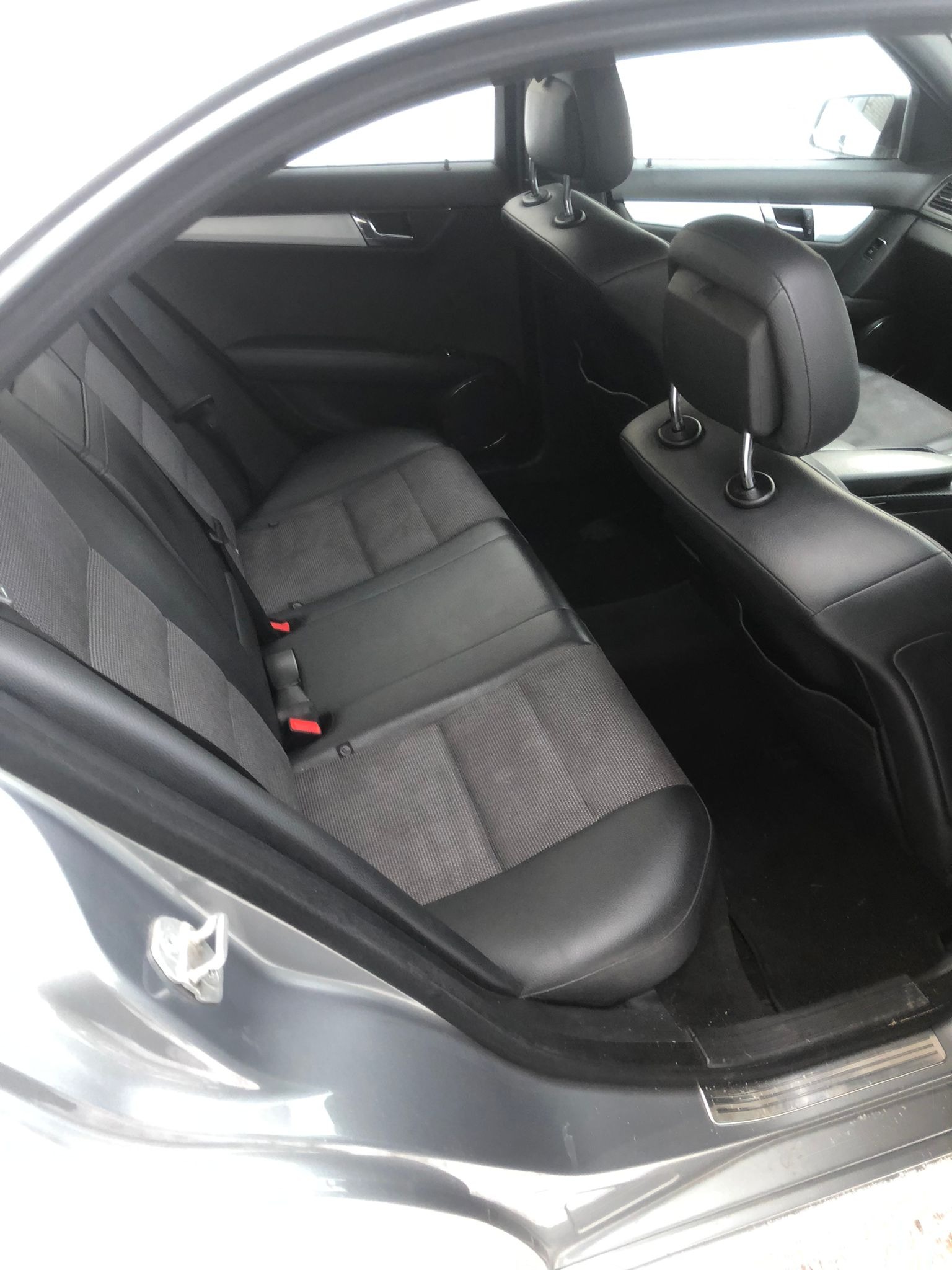 Used Mercedes Benz C-Class Rear bumper bracket A2048800103