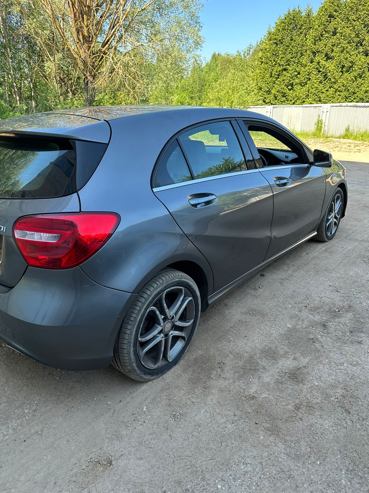 Used Mercedes Benz A-Class Cooling fan and its parts A2465000093