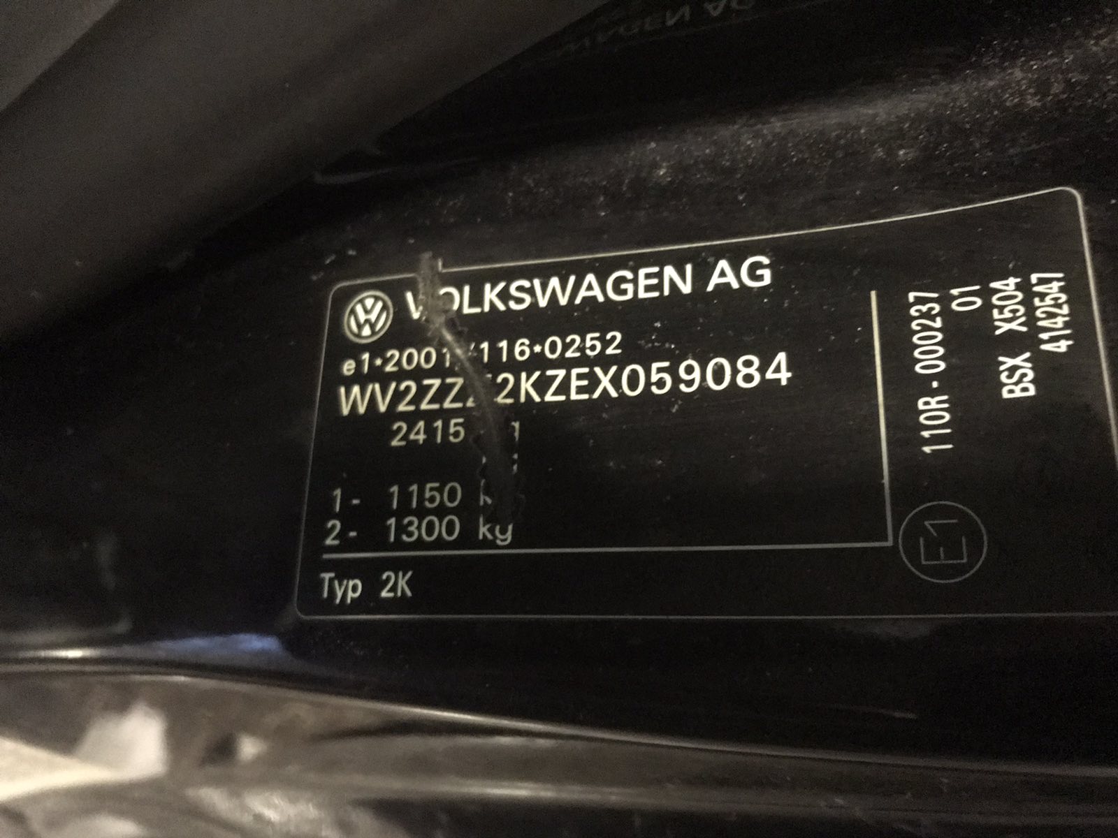 Used Volkswagen Caddy Another detail of the sliding door 2K5907438