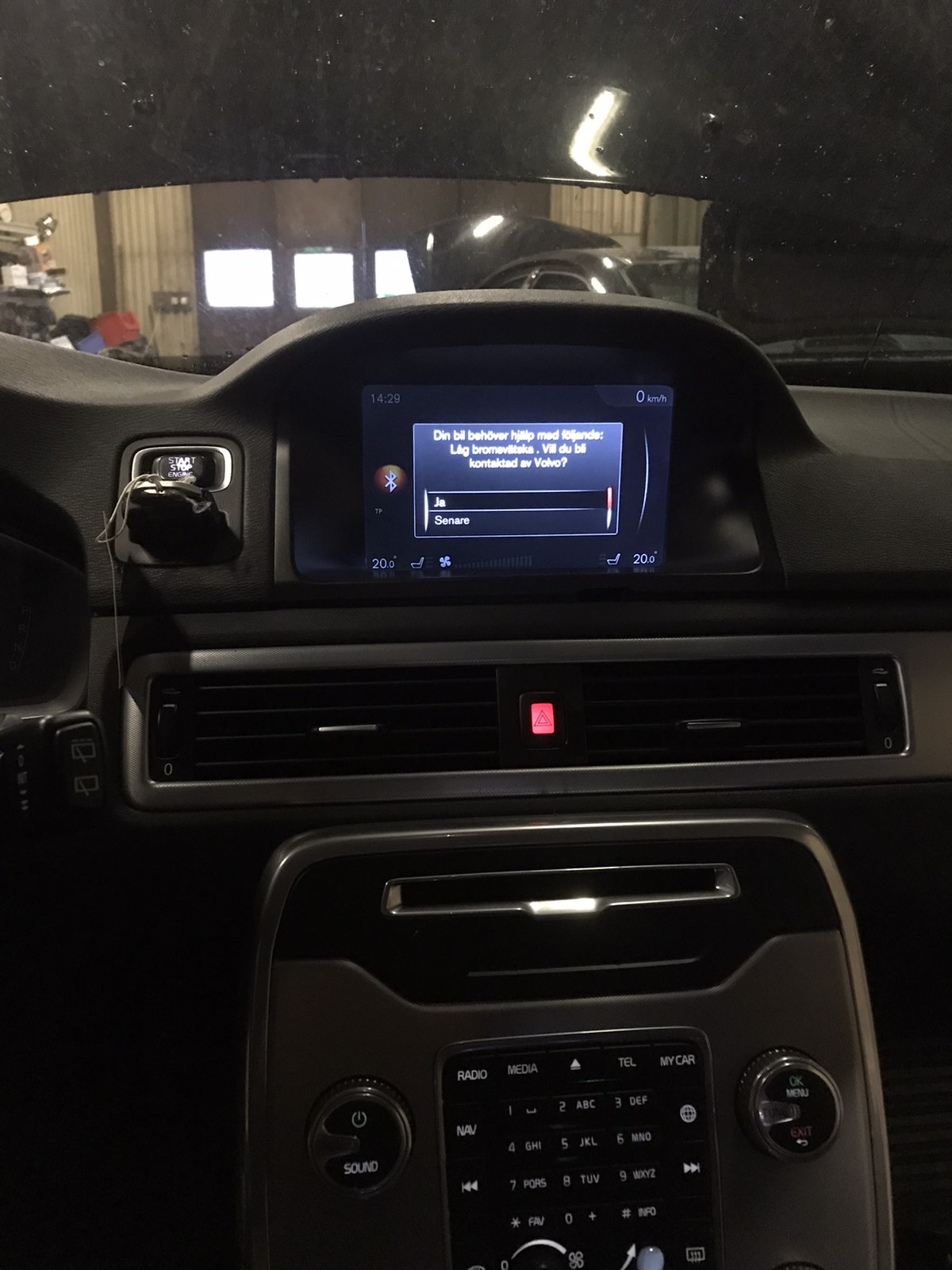 Naudotas VOLVO V70 Priekinio bamperio laikiklis 30796388