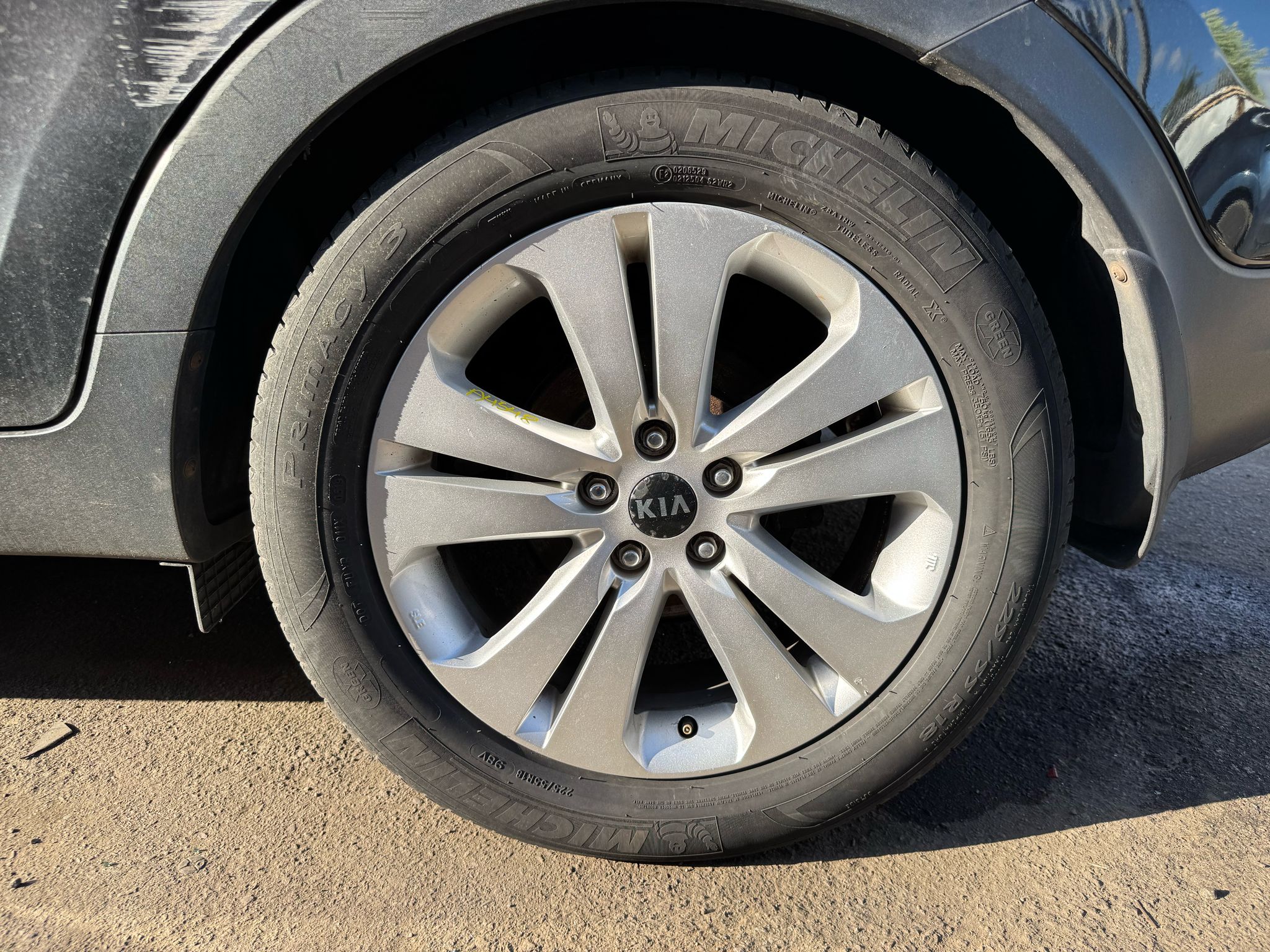 Used Kia Sportage Front wing gill 877113U000
