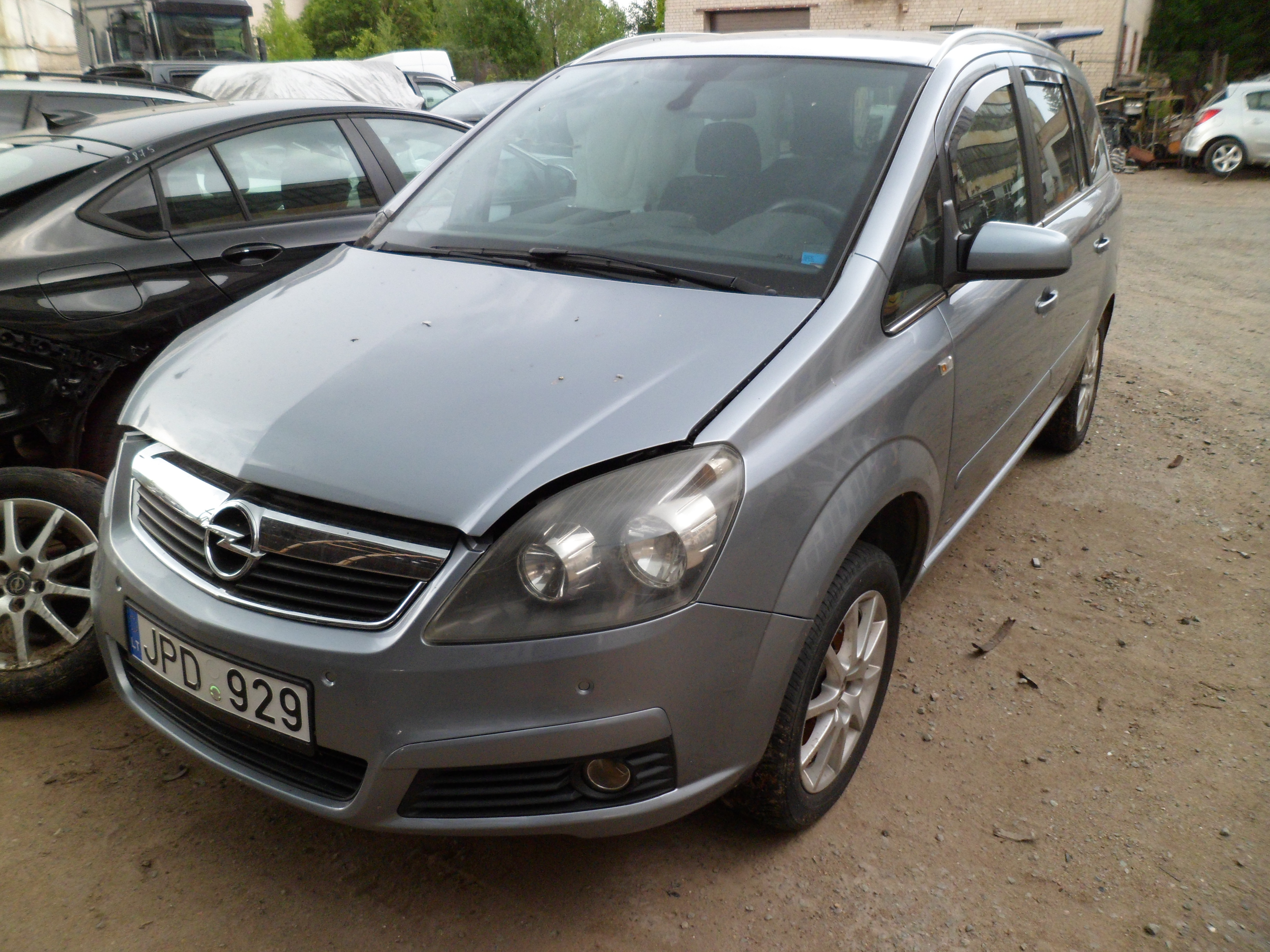 Naudotas Opel Zafira Priekinių durų apmušimas ir jo detalės