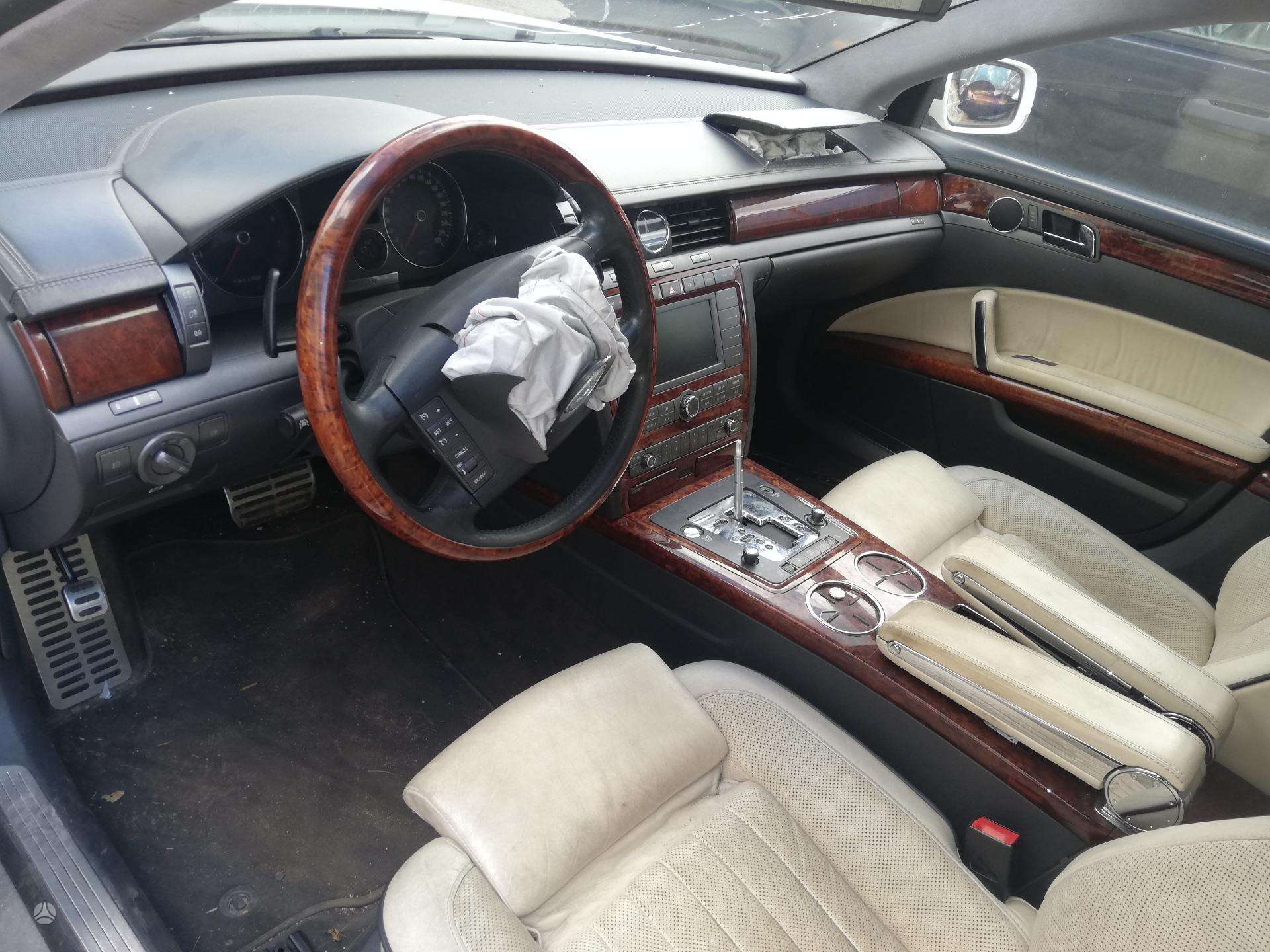 Naudotas Volkswagen Phaeton Galinių šoninių durų pritraukėjas 3D0837059B