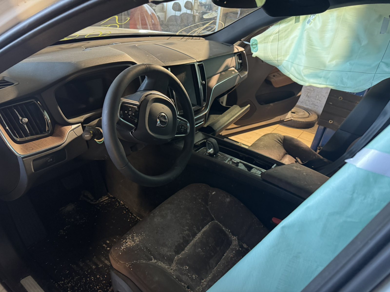 Used VOLVO XC60 Control panel 32358766