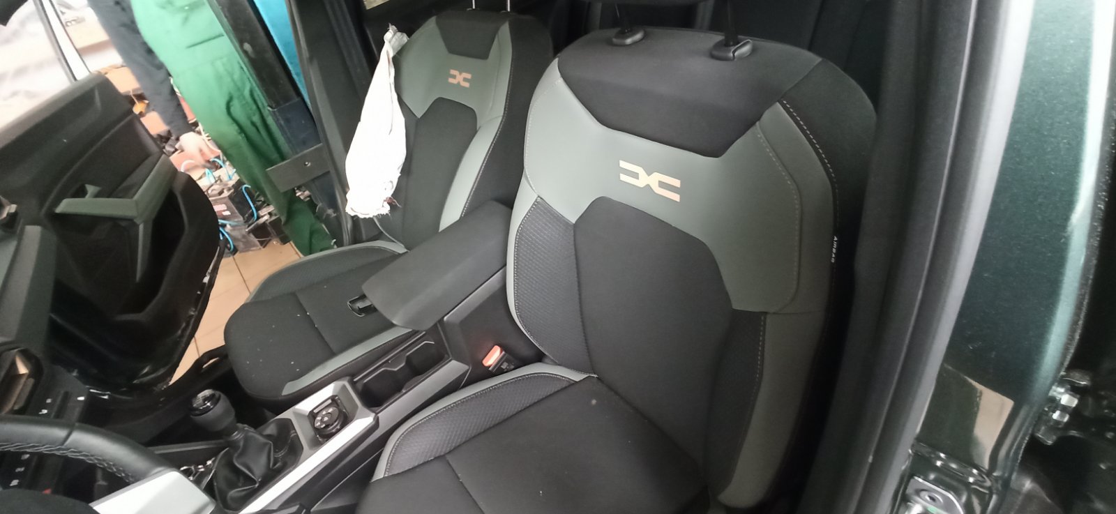 Used Dacia Duster Trunk carpet 849042919R