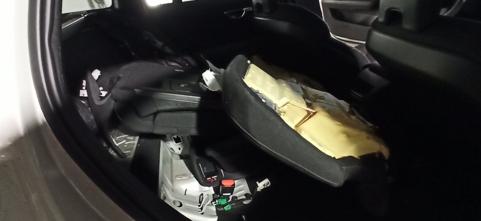 Naudotas VOLVO V60 Bagažinės dangčio amortizatorius 32296298