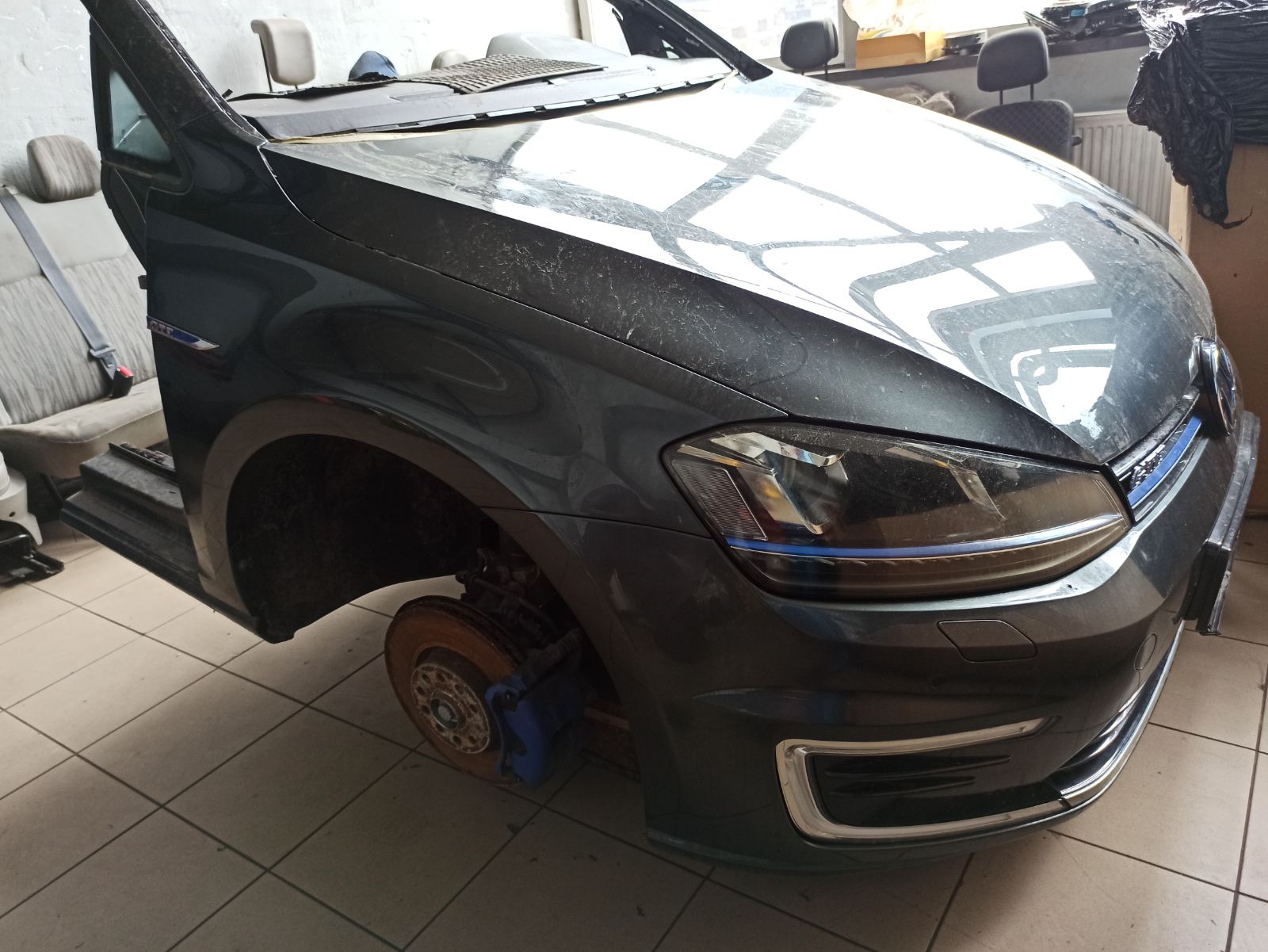 Used Volkswagen Golf Side mirror and its details 5G1857507DG
