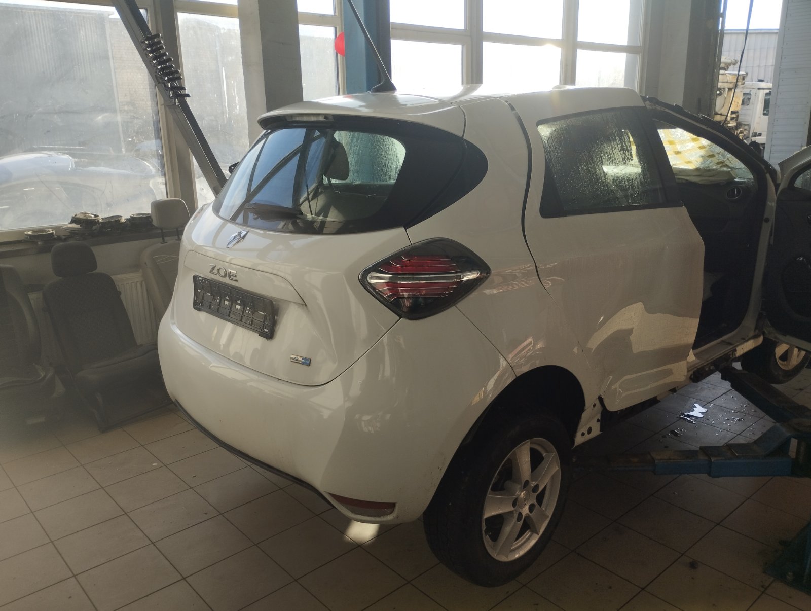 Used RENAULT Zoe Radiator set and its details