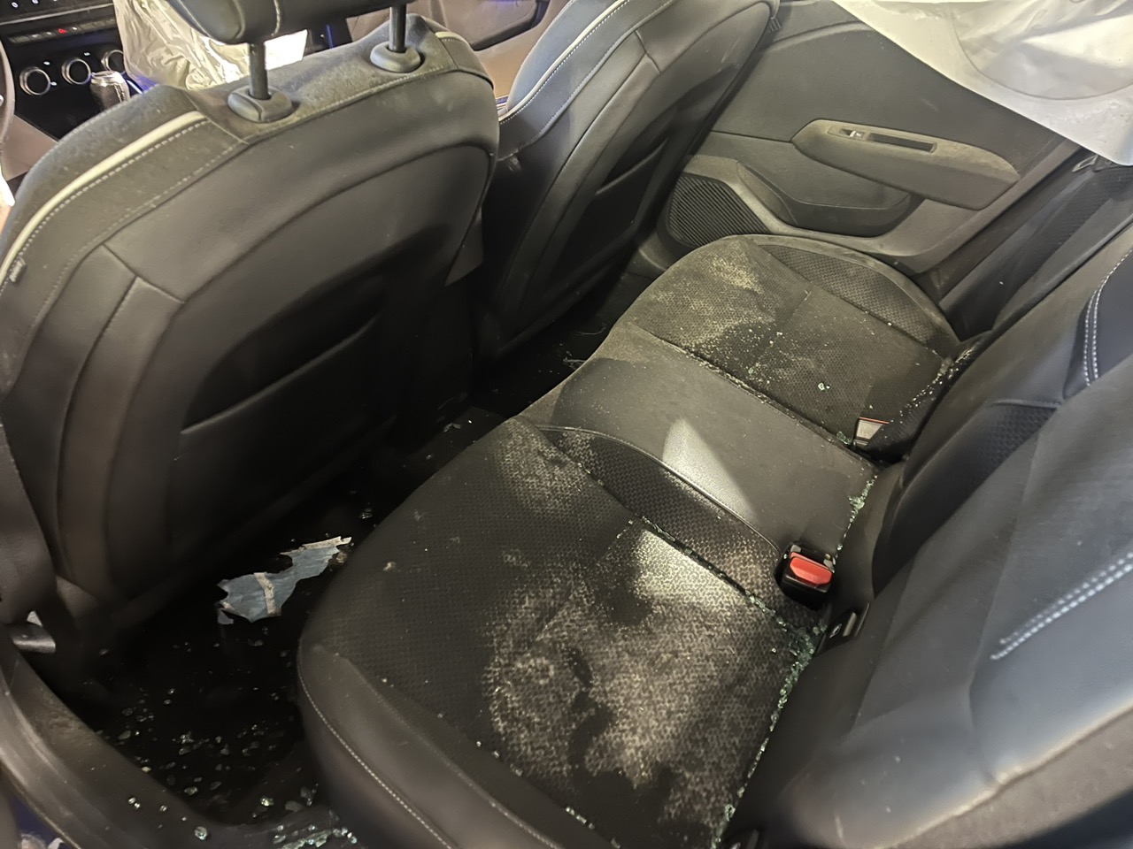 Used RENAULT Clio Engine heating element 210472718R