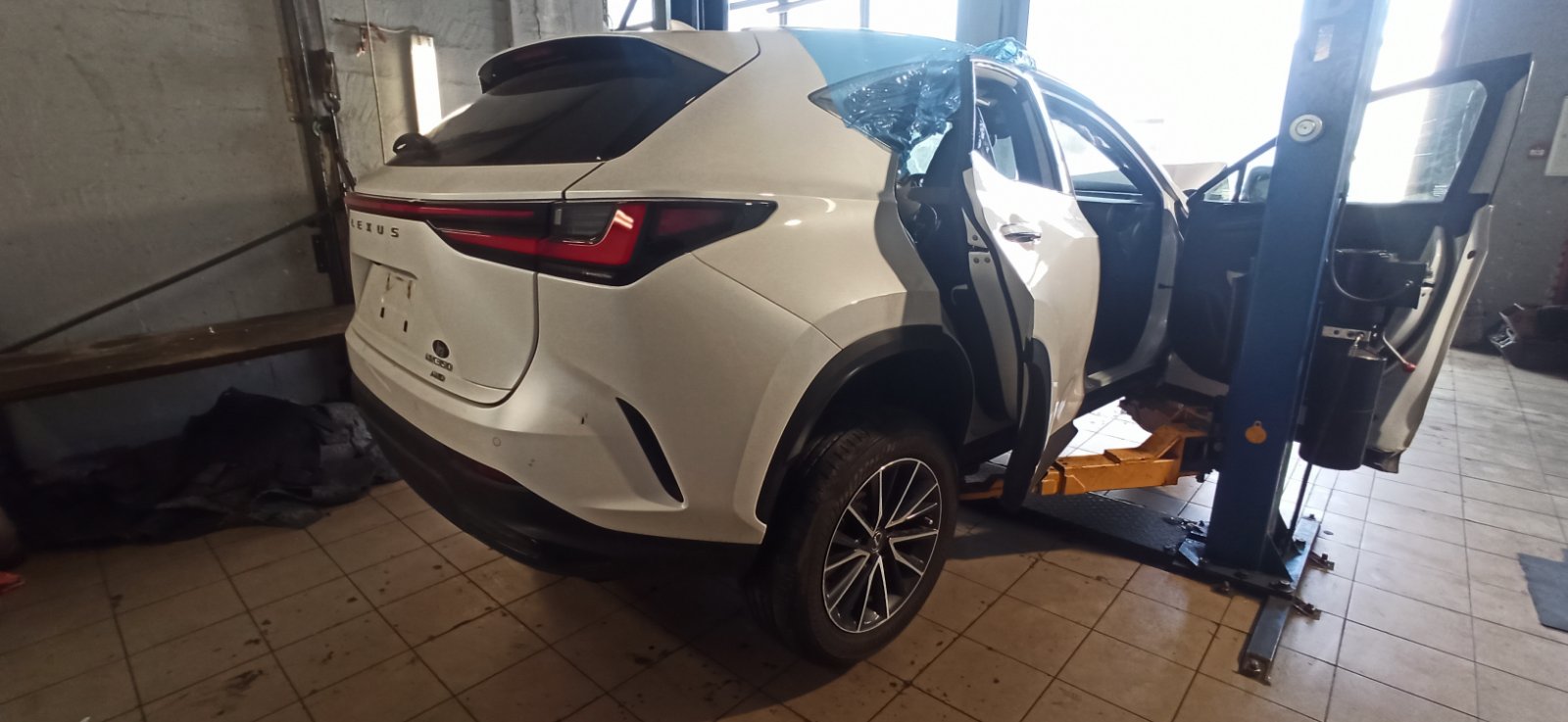 Used LEXUS NX Rear side door strip 75061F6010