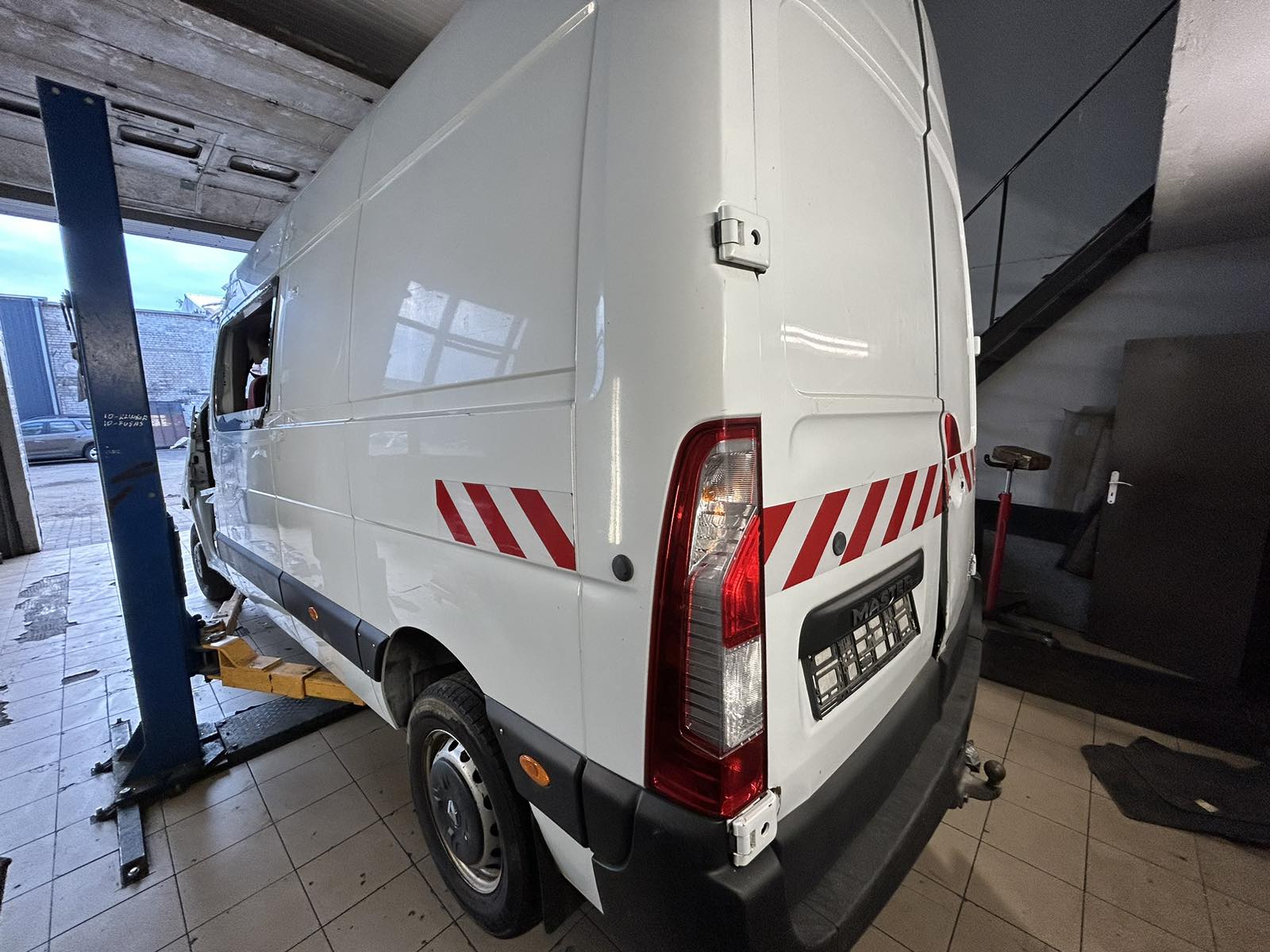 Utilisé RENAULT Master Bavettes de roue 788130068R