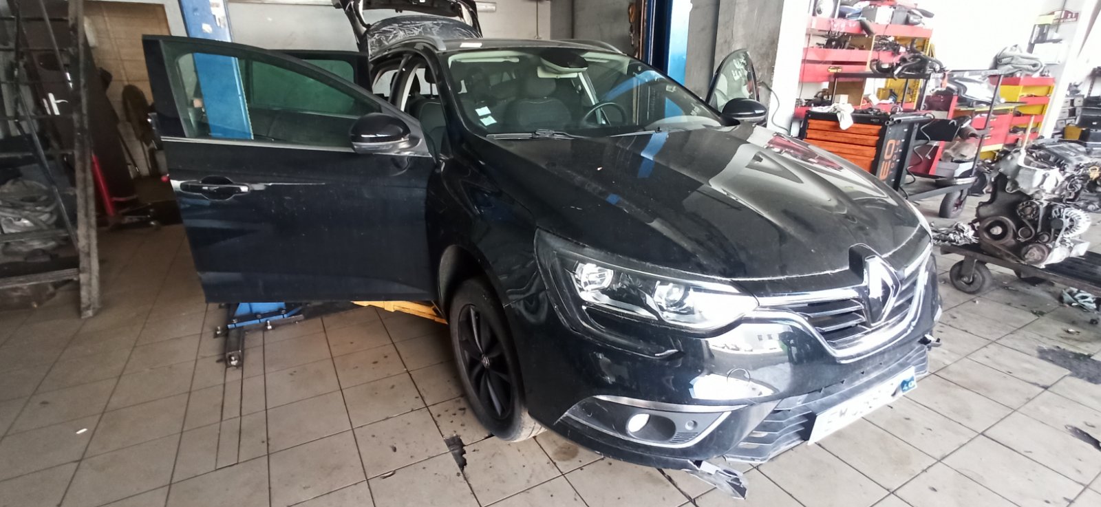 Used RENAULT Megane Radiator set and its details