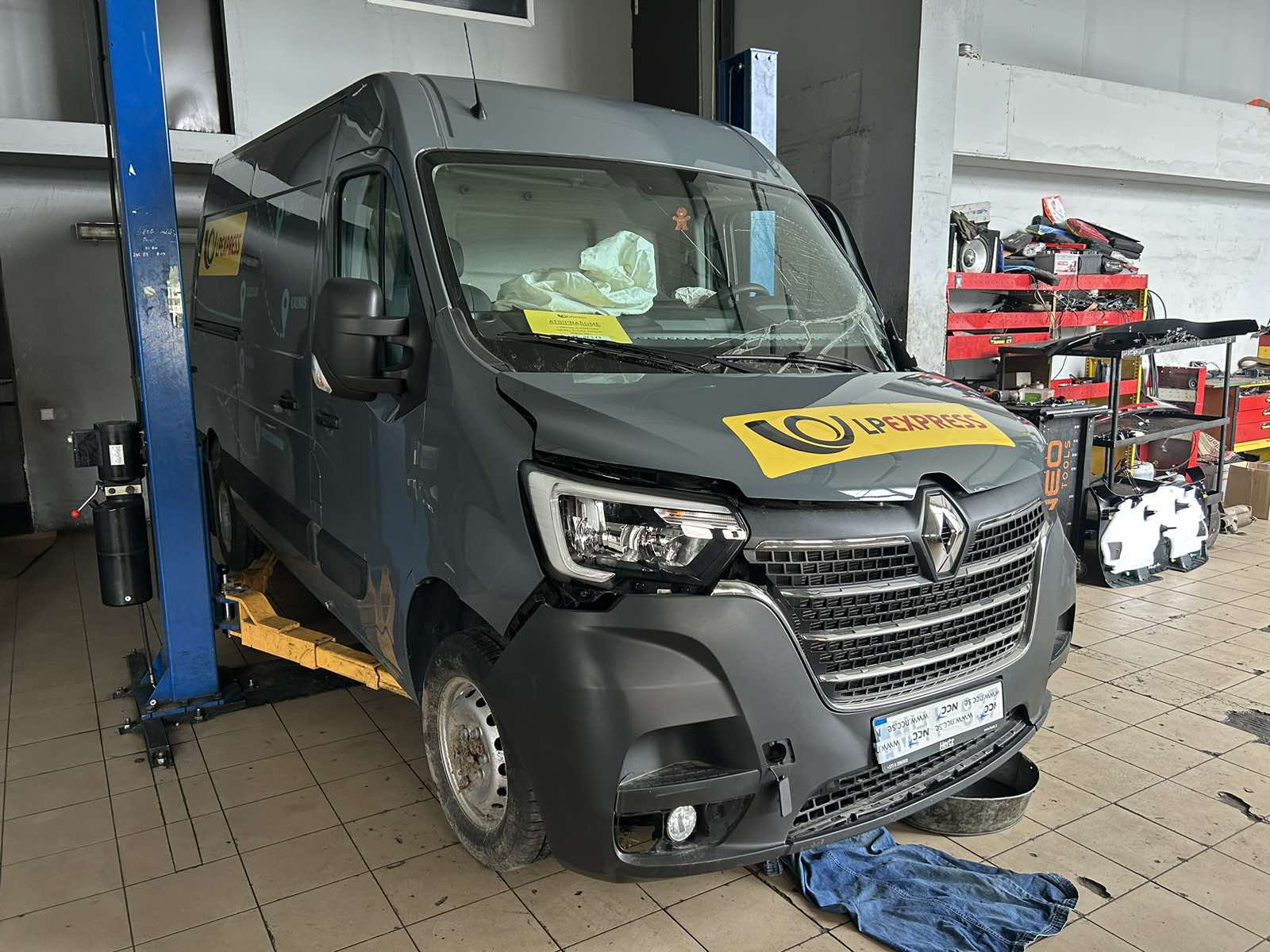 Used RENAULT Master Radiator set and its details