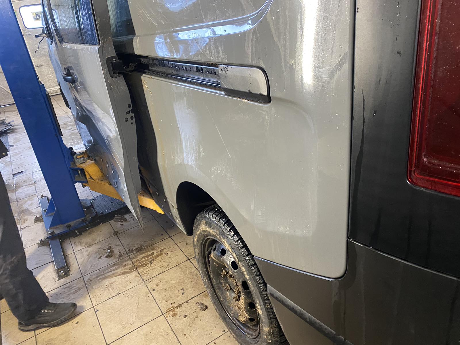 Used RENAULT Trafic Cooling radiator hose 924106155R