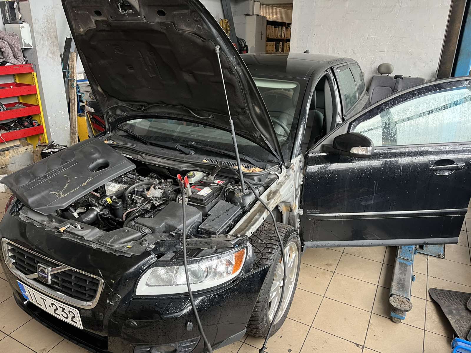 Used VOLVO V50 Fuel filter and its parts 9645928180
