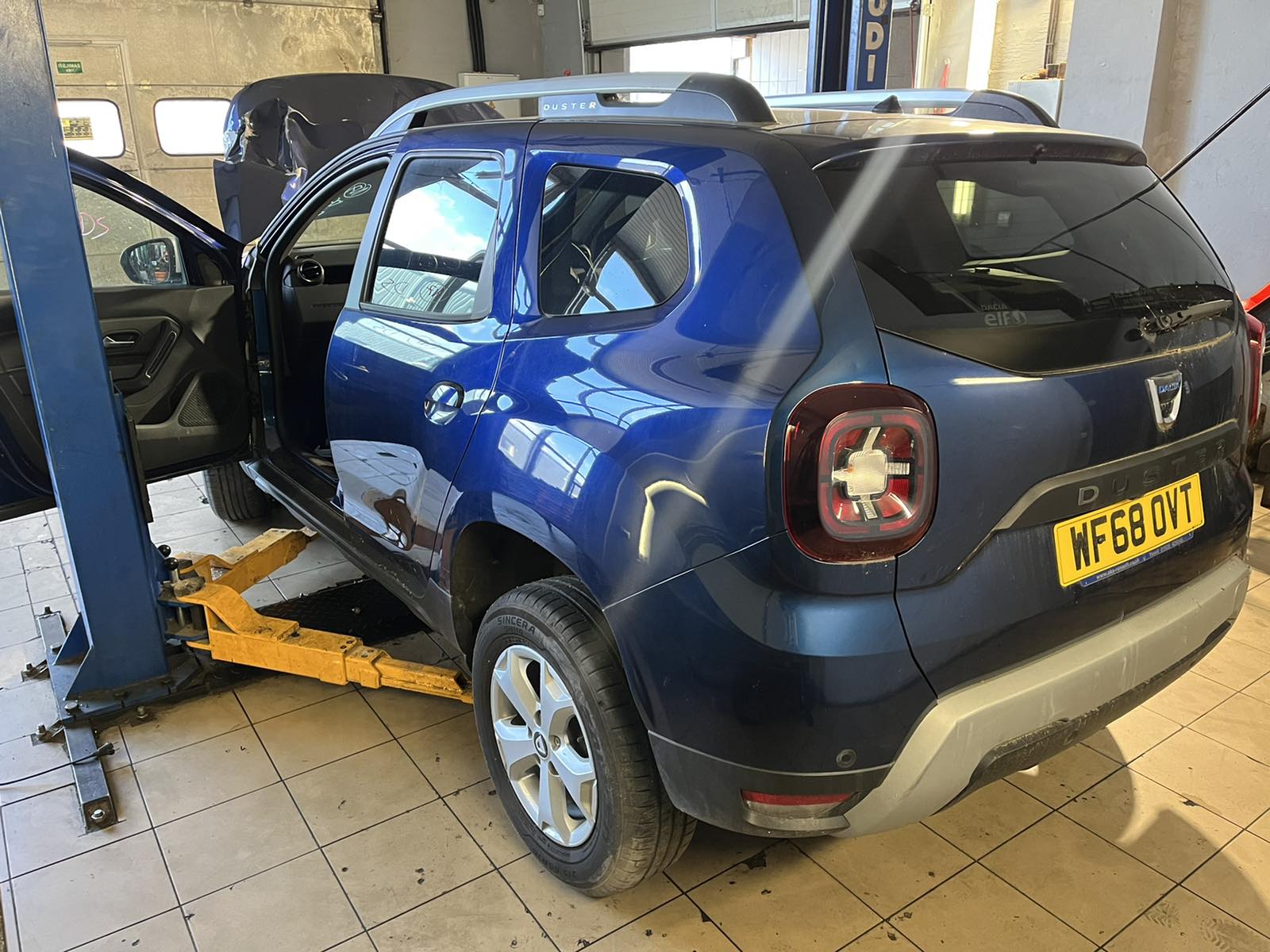 Used Dacia Duster Rear seat belt 888500116R