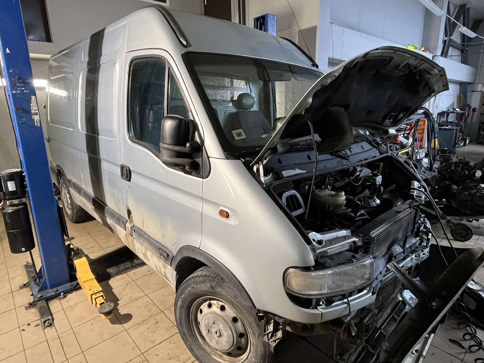 Used RENAULT Master Switch and its parts