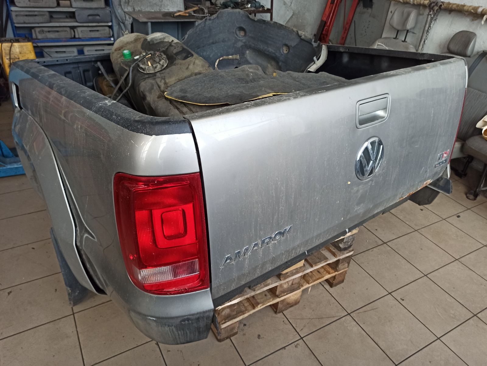 Used Volkswagen Amarok Air deflector cooling radiator 2H0121330