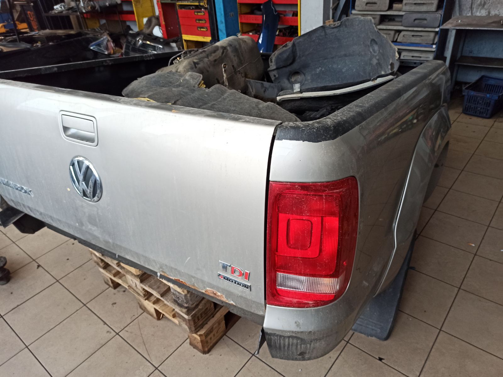 Used Volkswagen Amarok Air deflector cooling radiator 2H0121330